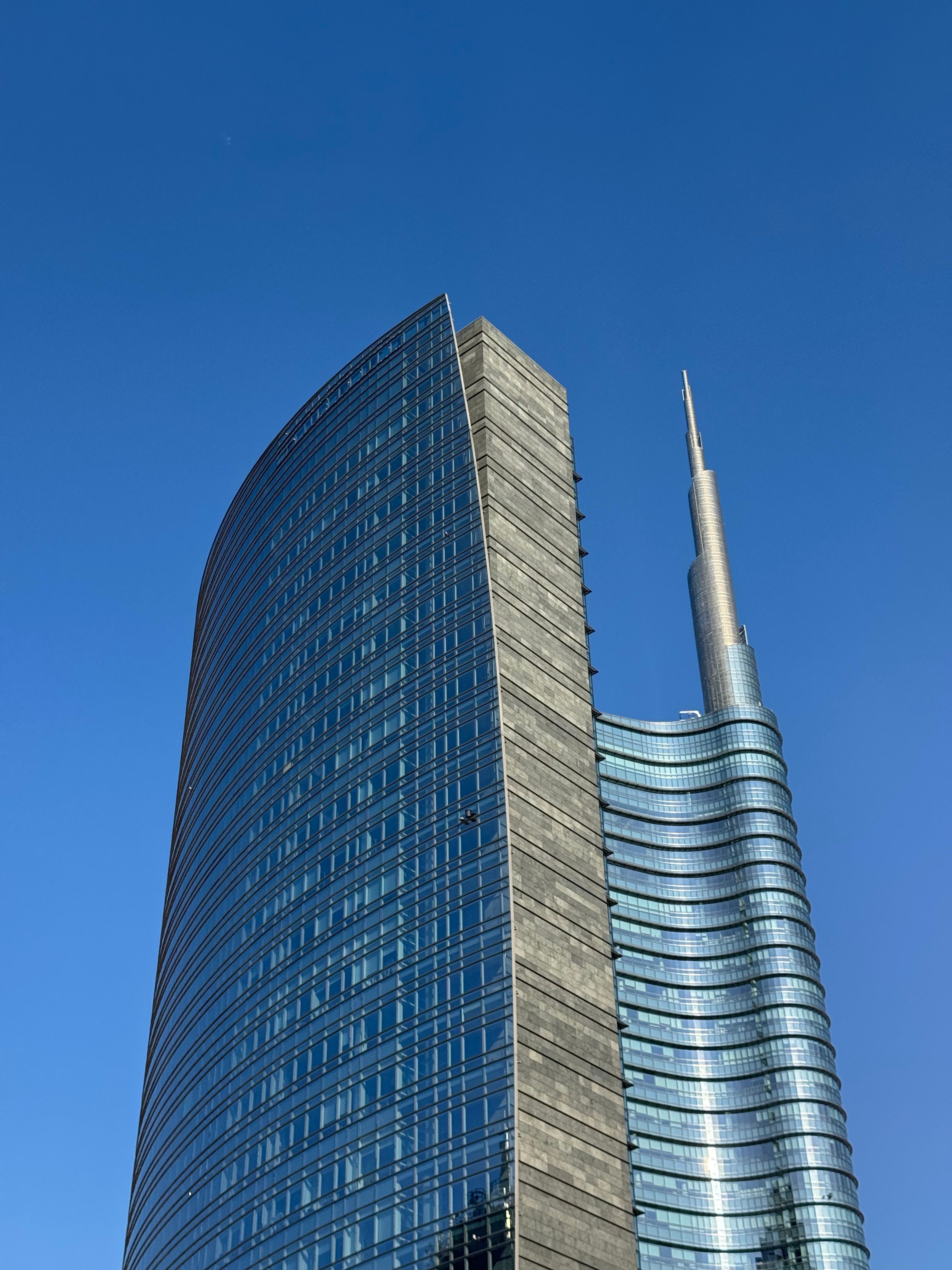 Modern Skyscraper with Lonrho Africa Sign · Free Stock Photo