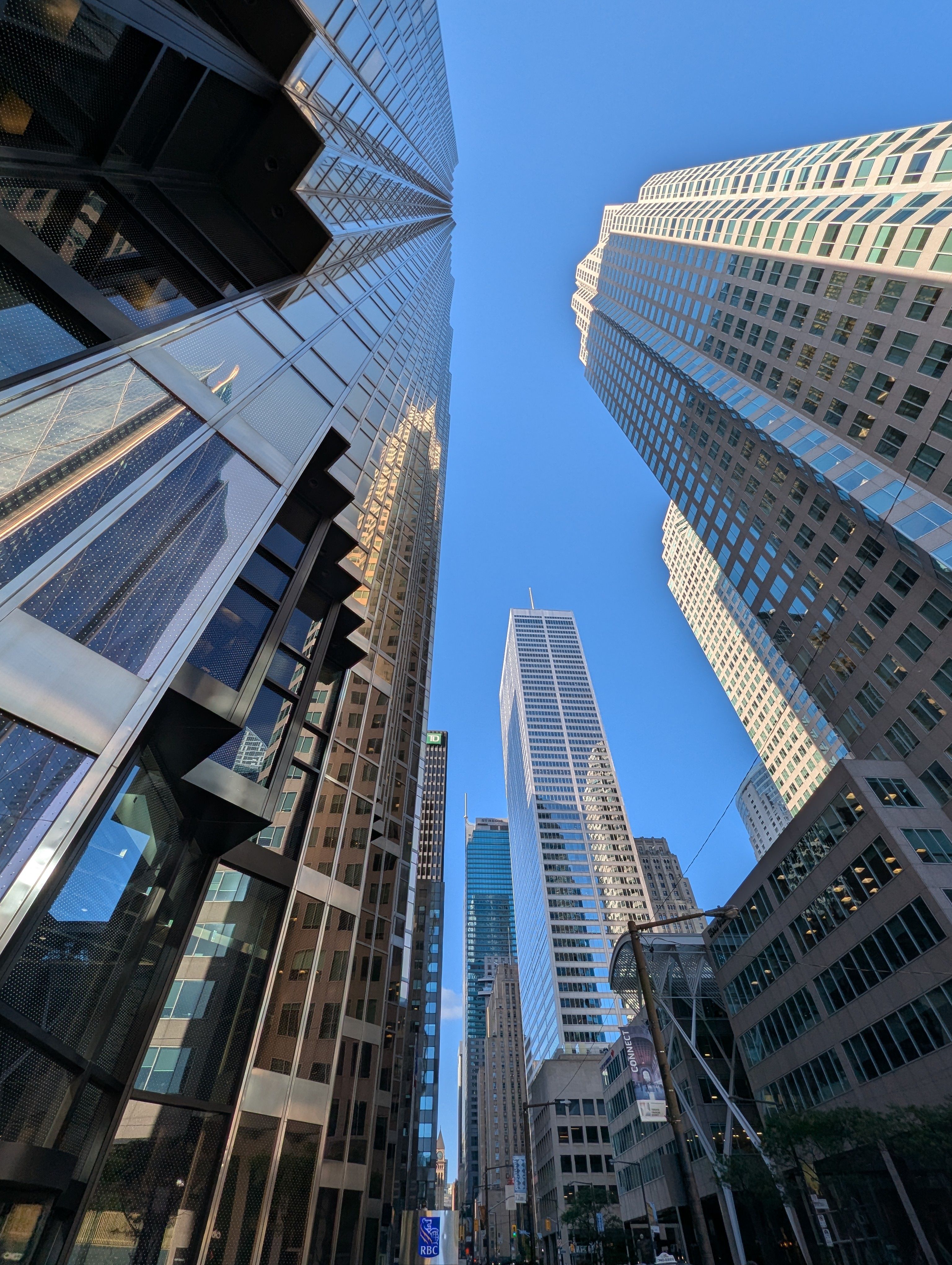Dramatic Skyscraper View in Downtown Toronto · Free Stock Photo