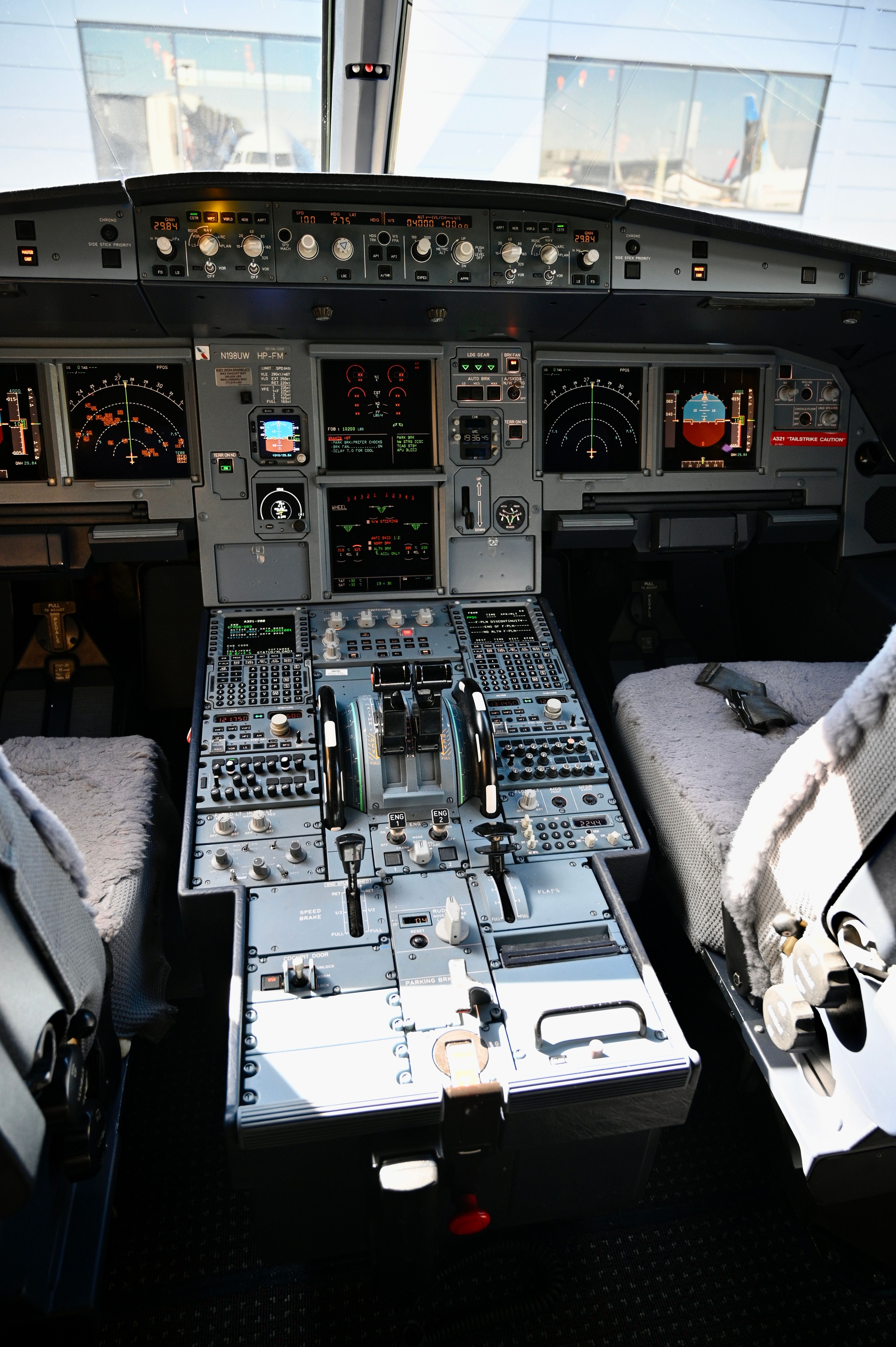 Airbus 330 Cockpit Photos, Download The BEST Free Airbus 330 Cockpit ...