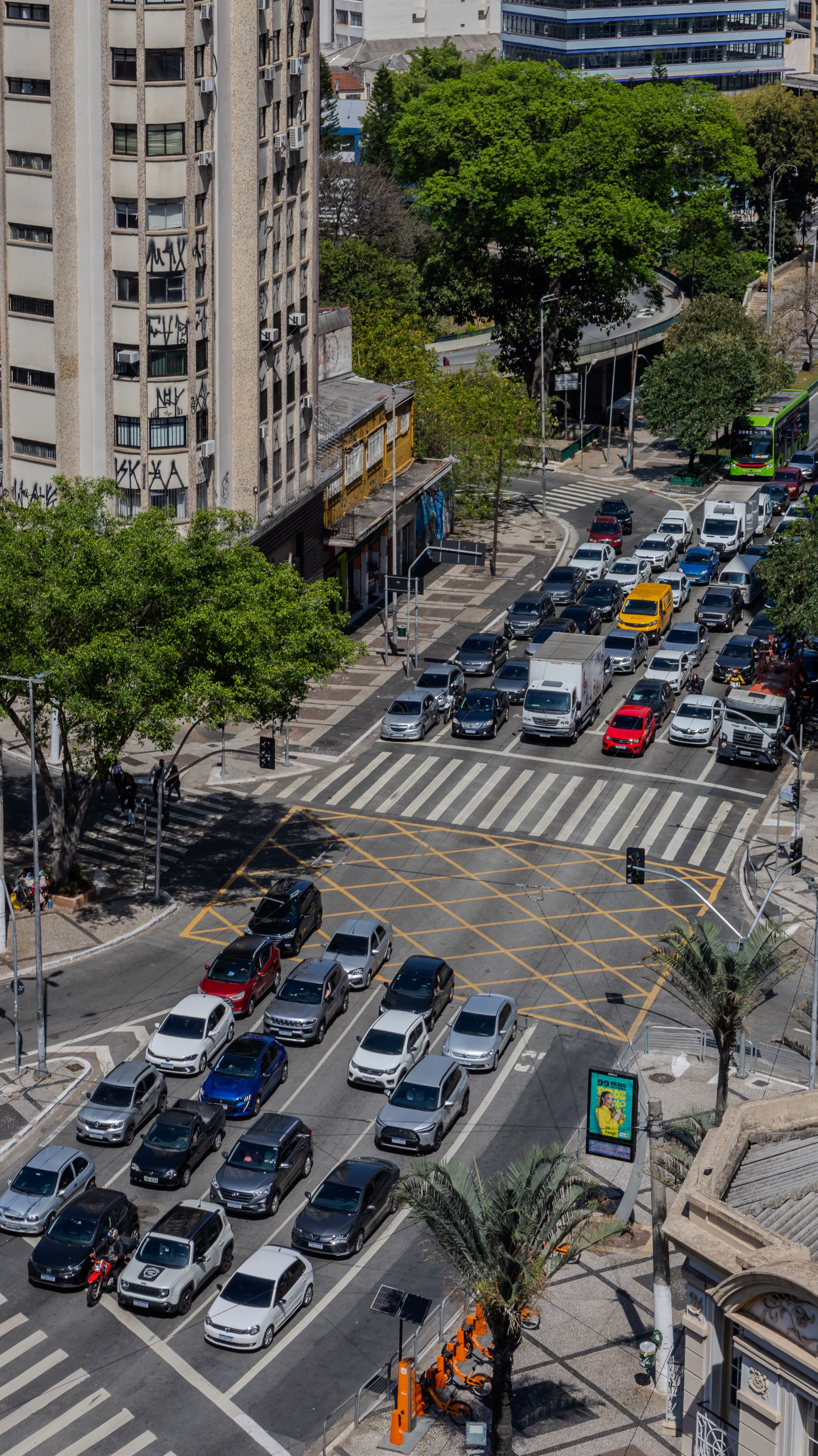 Busy Urban Street Intersection with Traffic · Free Stock Photo