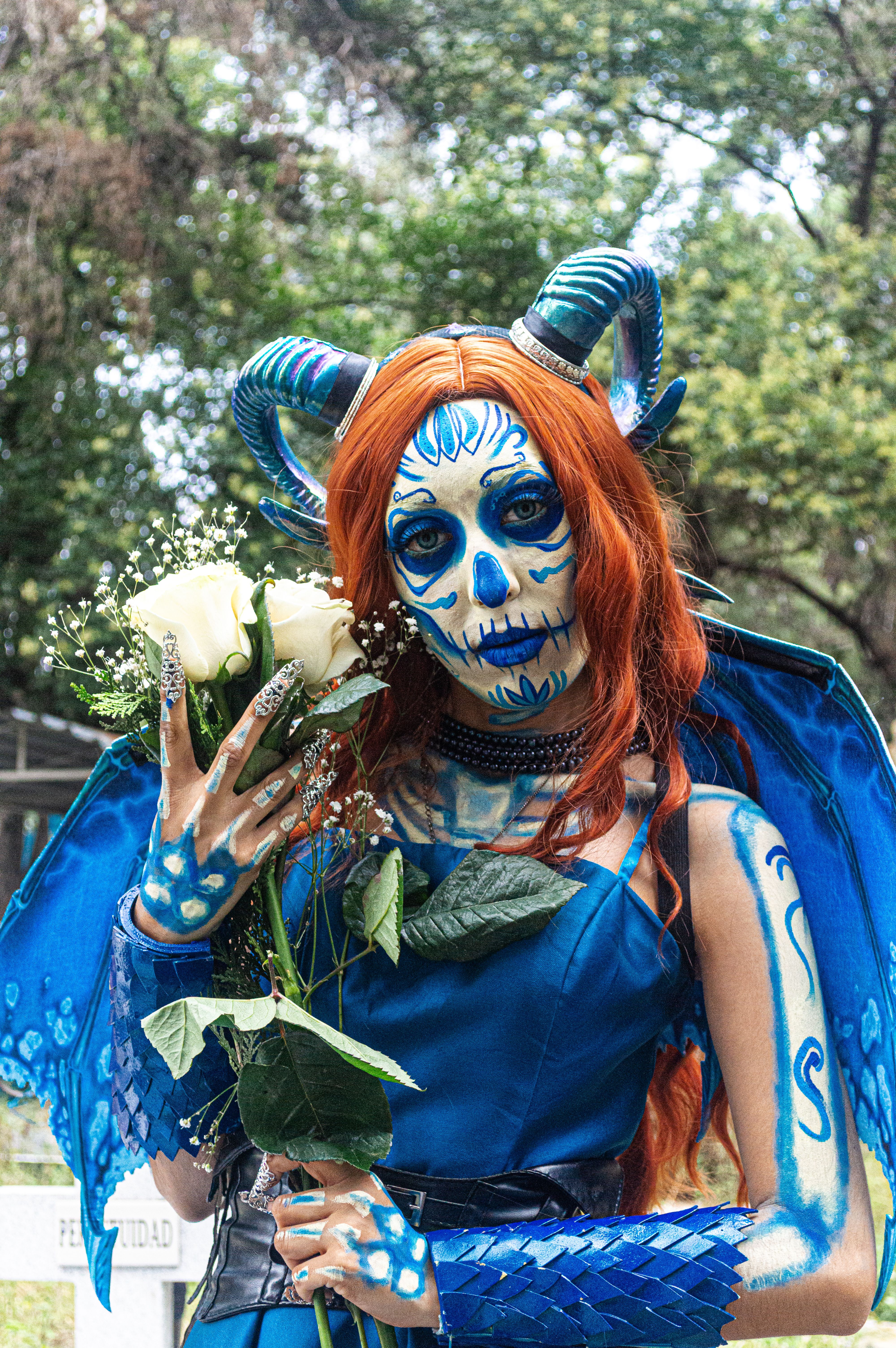 Vibrant Catrina Cosplay in Day of the Dead Scene · Free Stock Photo