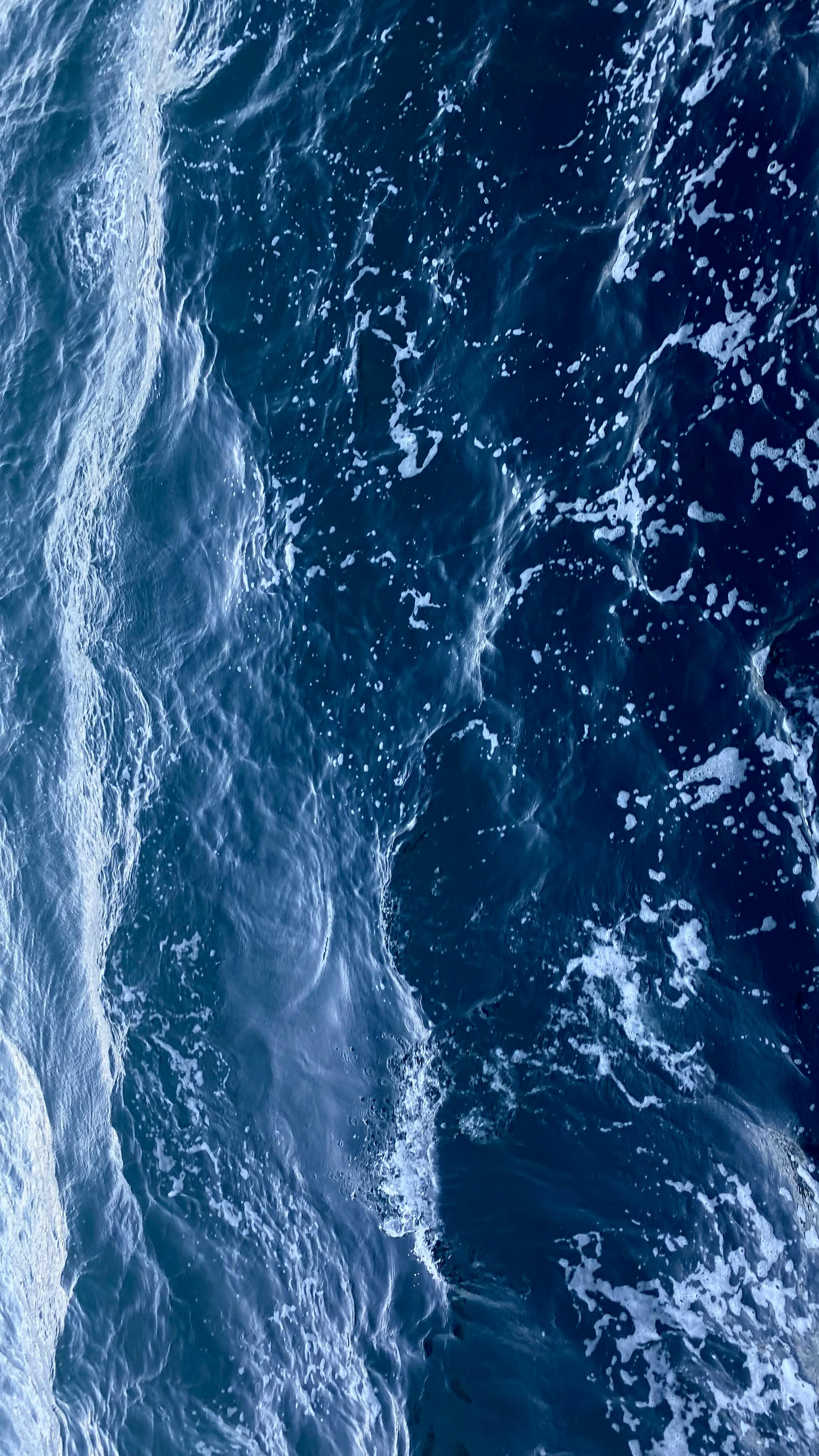 Vibrant Aerial View of Turquoise Ocean Waves · Free Stock Photo