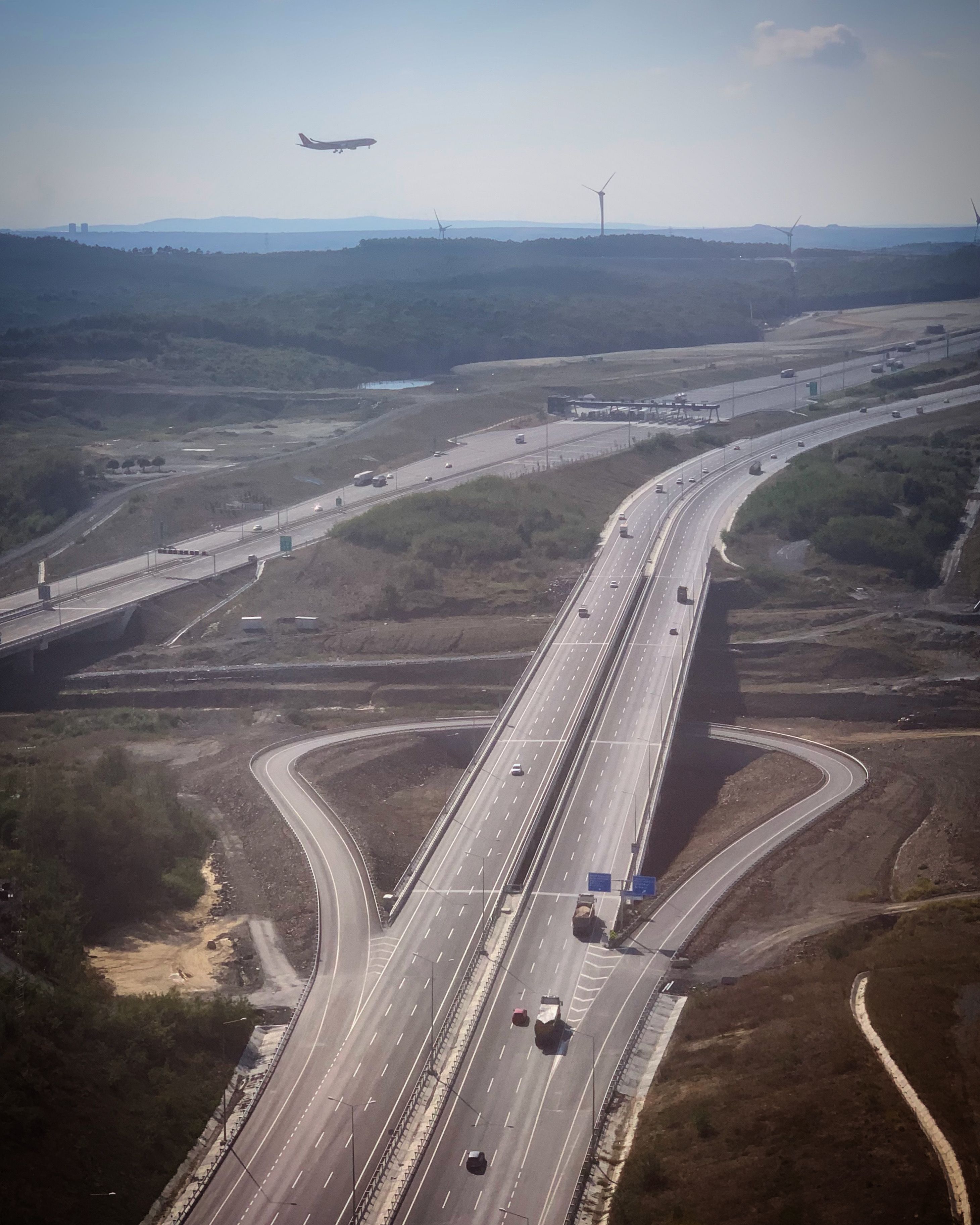 Airplane Crossroads Photos, Download The BEST Free Airplane Crossroads ...