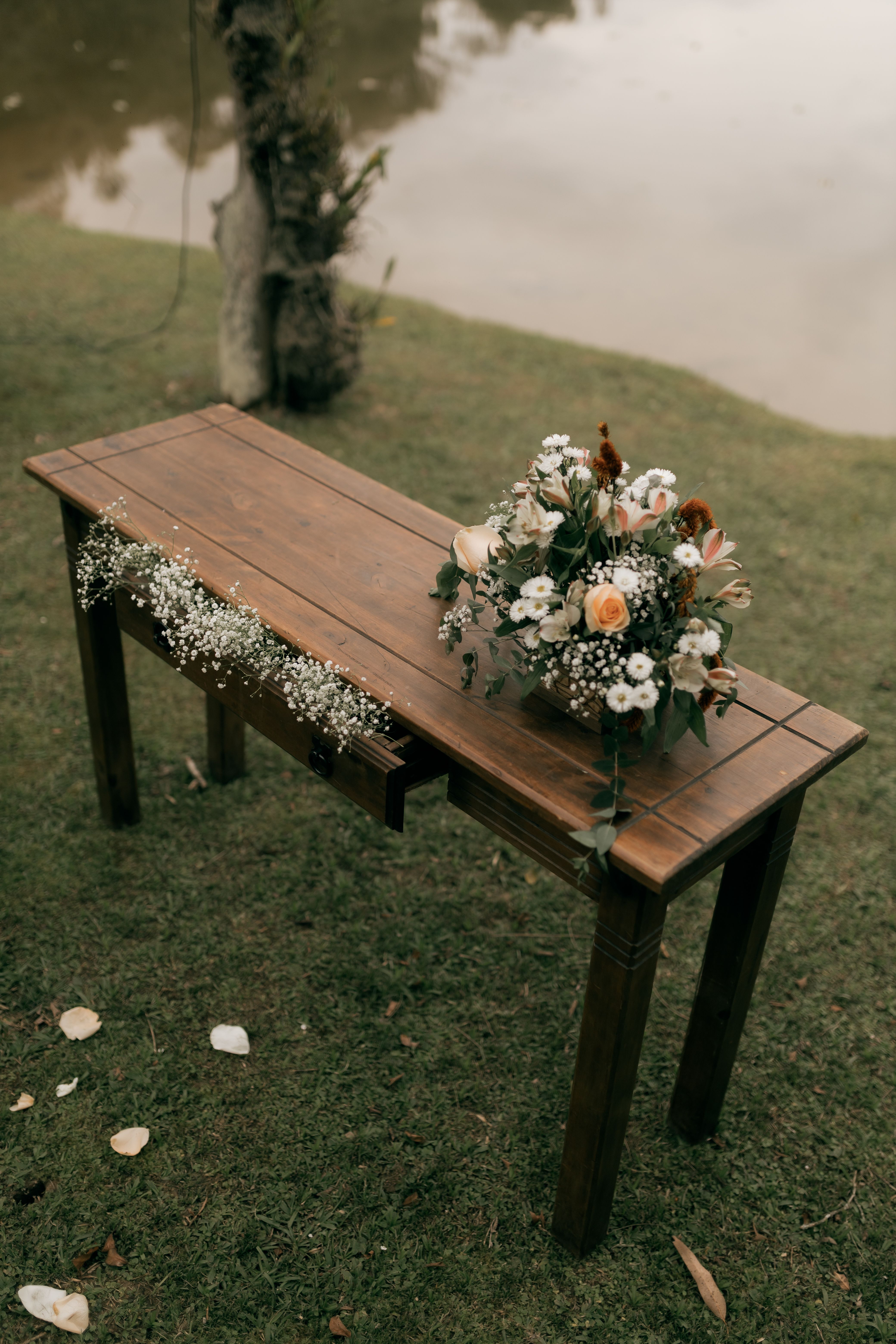 Gathering Flowers Photos, Download The BEST Free Gathering Flowers ...