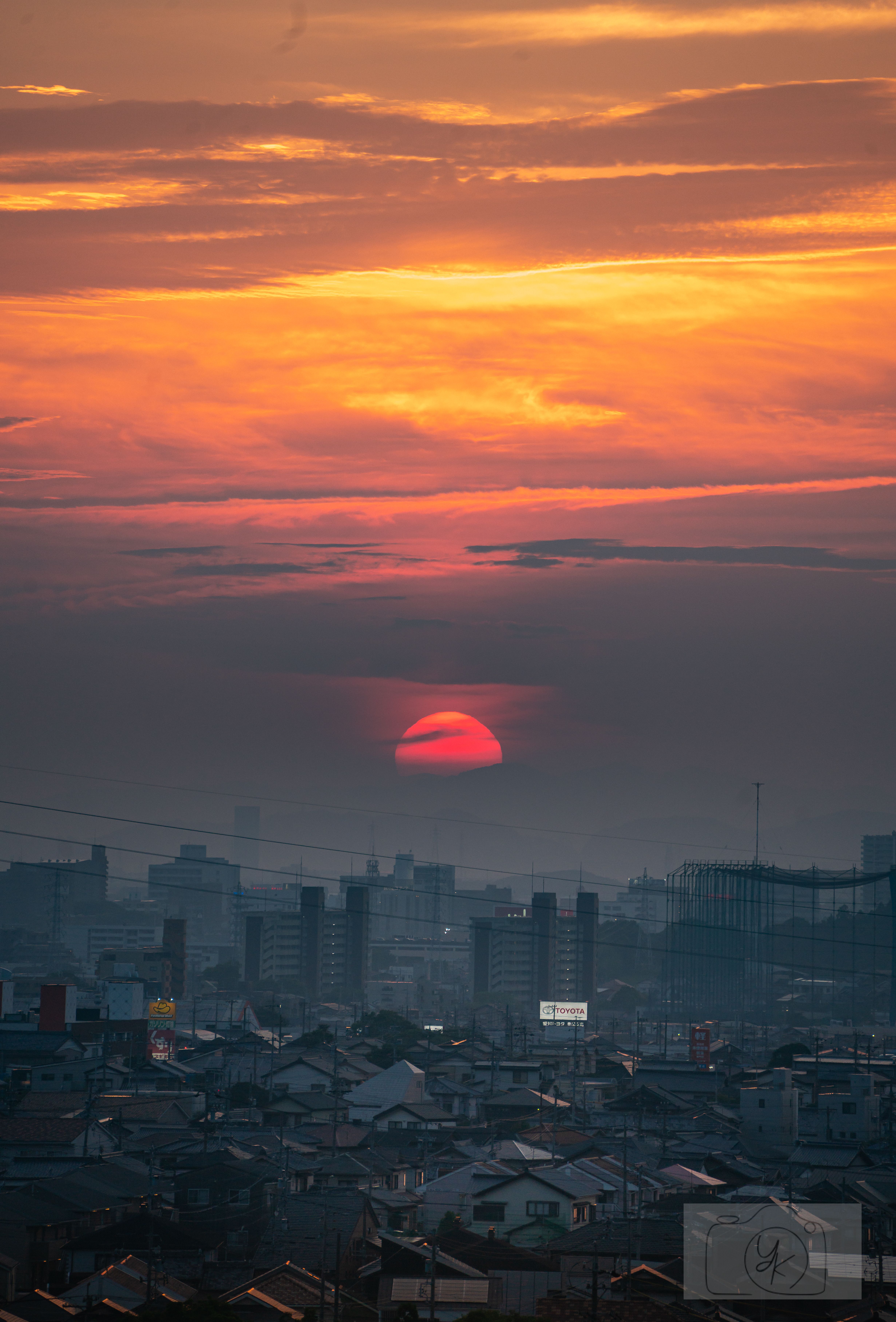 Stunning Sunset Over Urban Skyline · Free Stock Photo