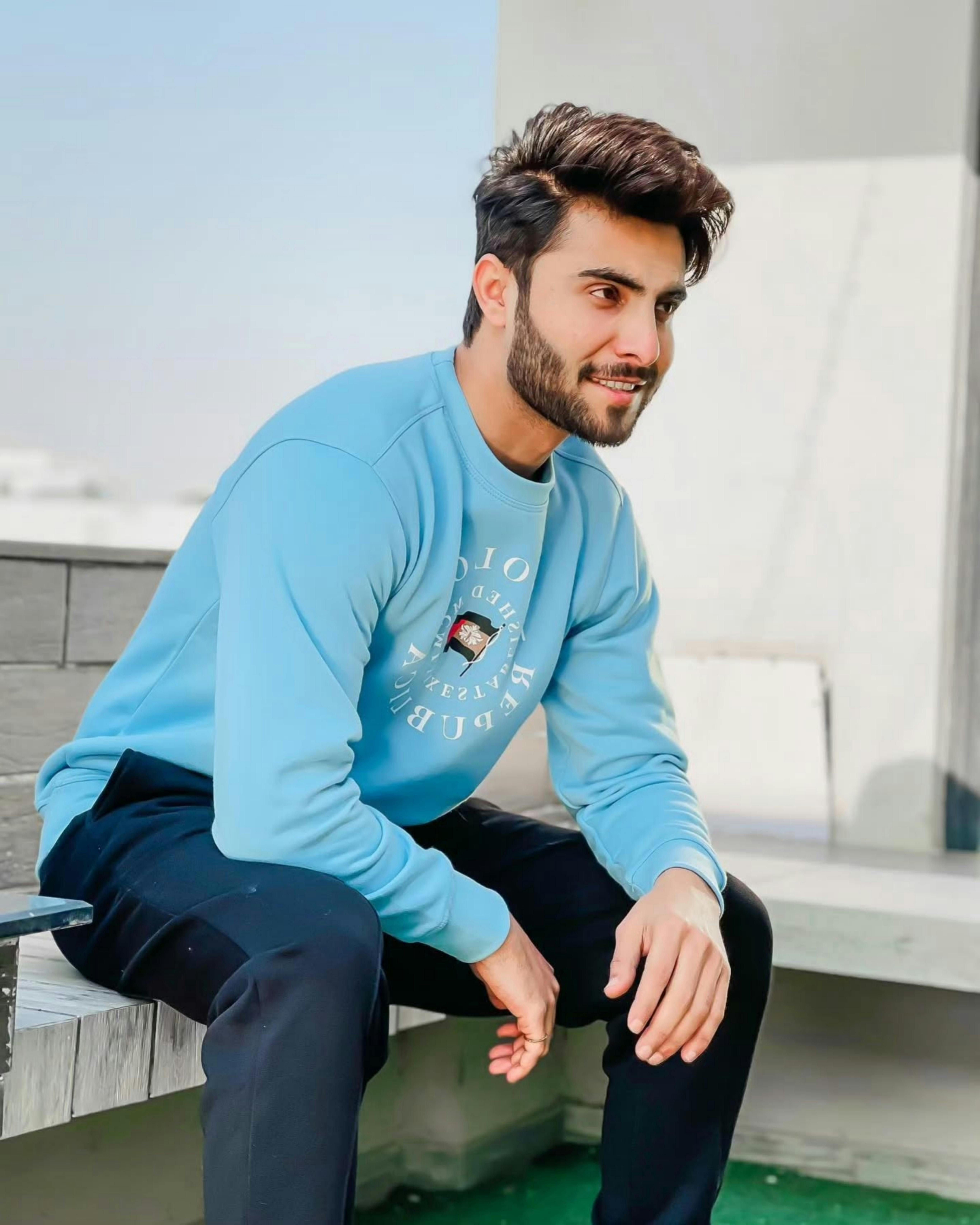 Person Sitting On A Bench Photos, Download The BEST Free Person Sitting ...