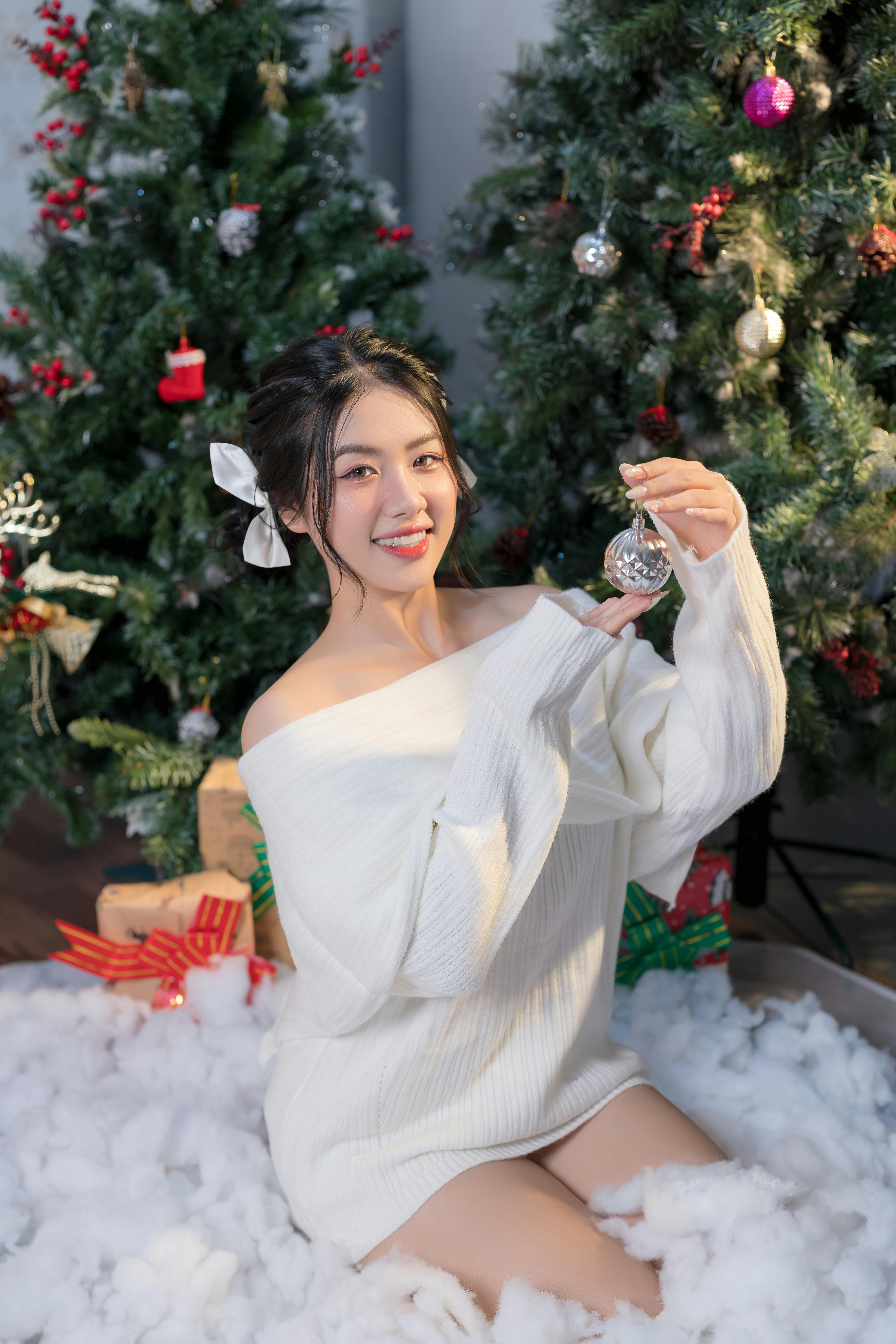 Santa Shushing Photos, Download The BEST Free Santa Shushing Stock ...