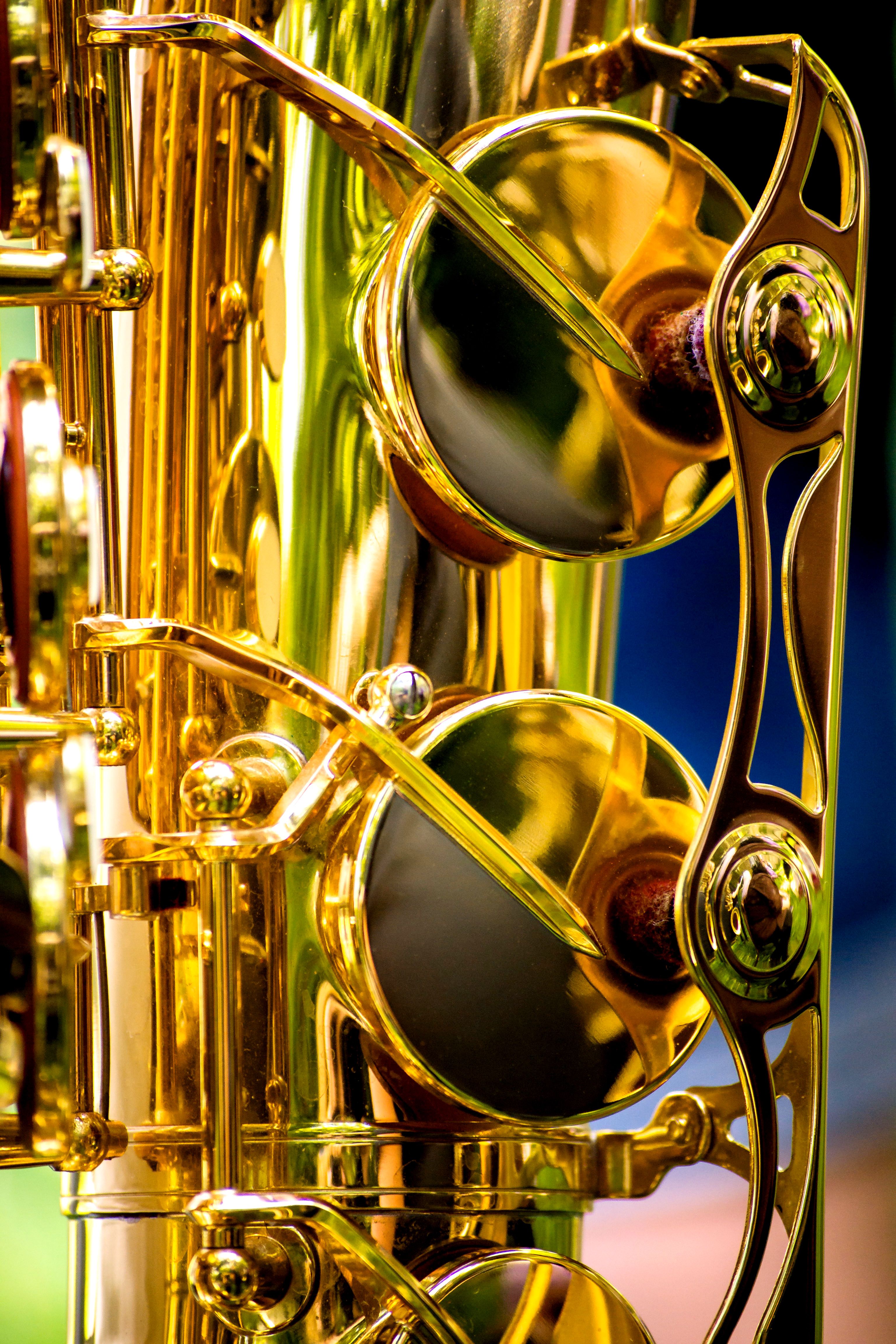 Close-up of Brass Saxophone Keys and Mechanics · Free Stock Photo