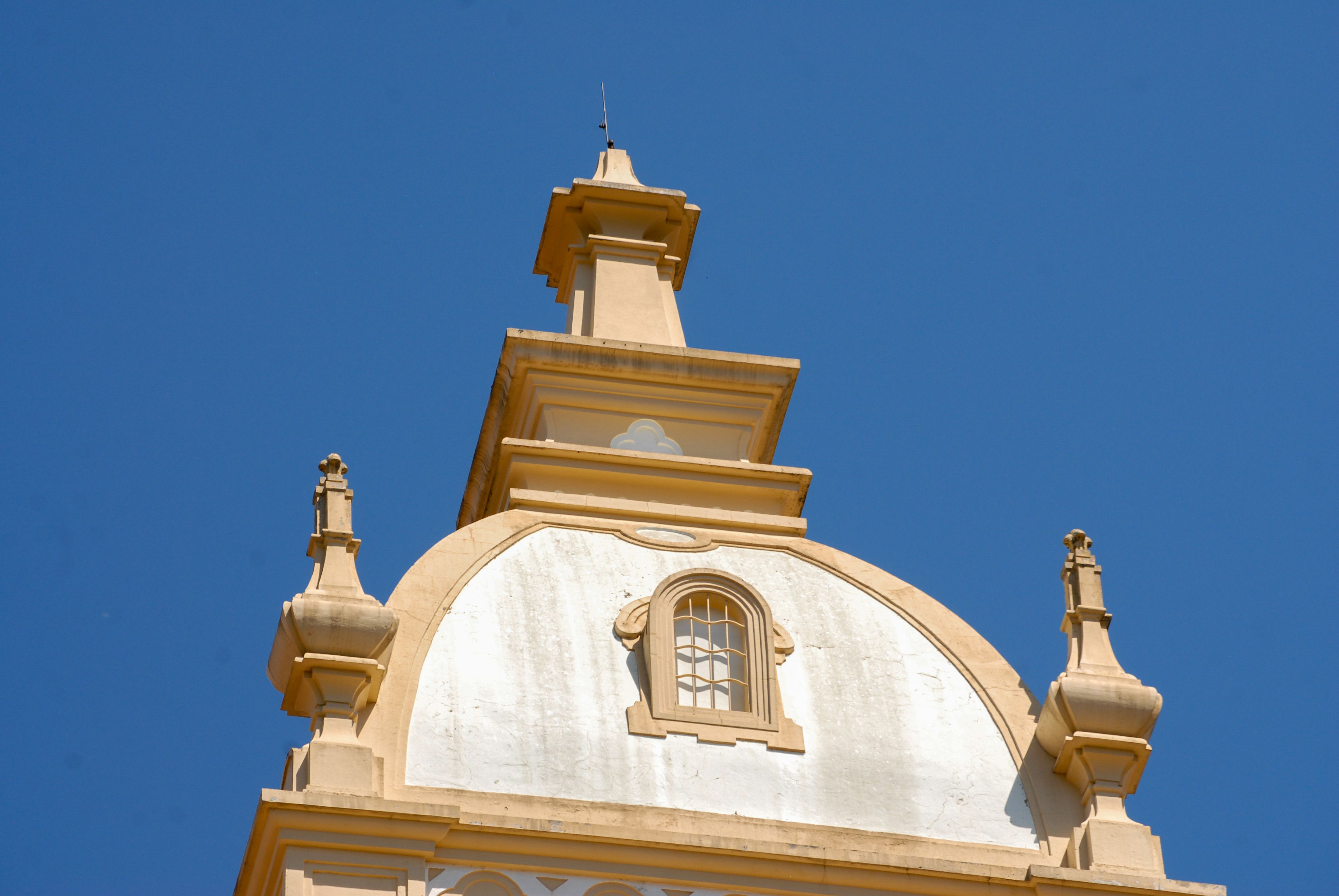 Roof Skyline Photos, Download The BEST Free Roof Skyline Stock Photos ...