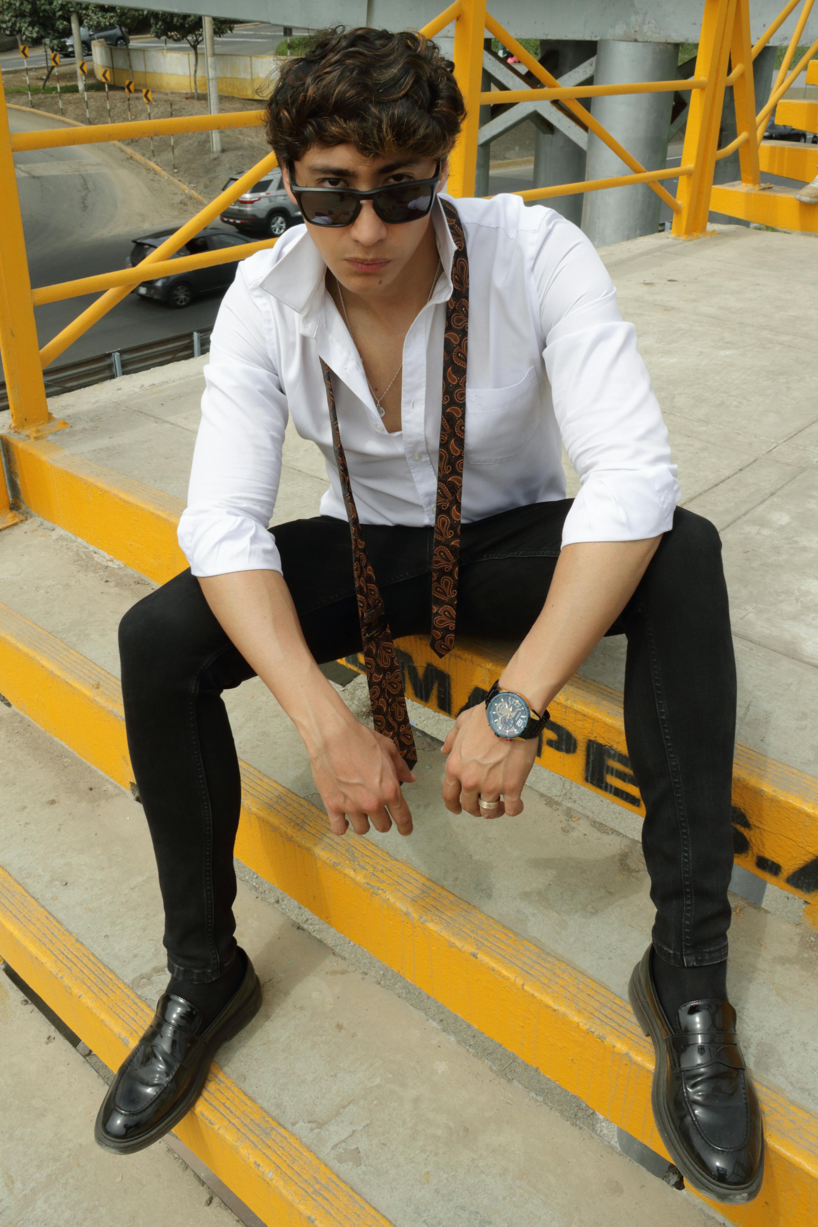 Romantic+Kisses+On+Neck+Gif Photos, Download The BEST Free Romantic ...