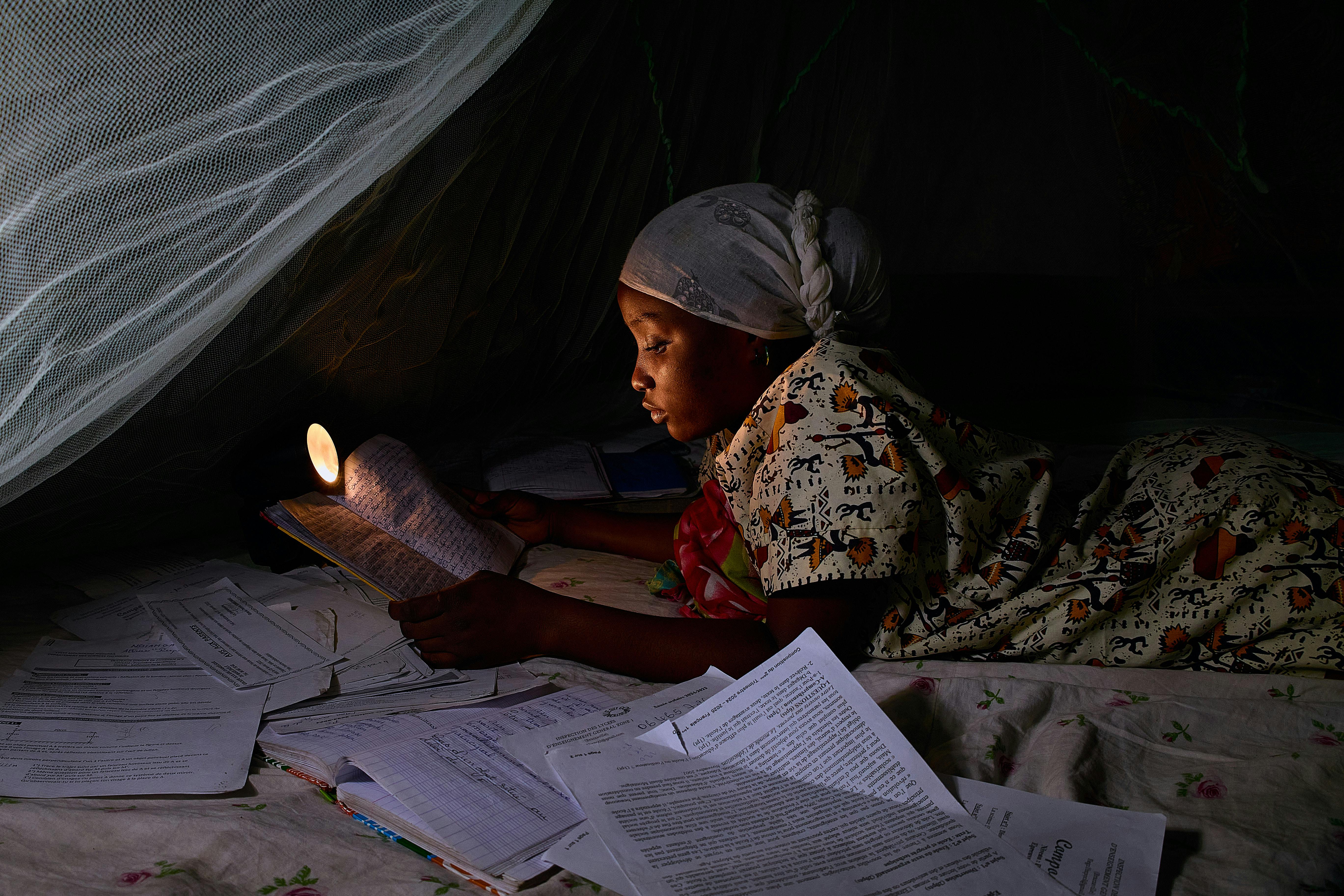 Foto de stock gratuita sobre académico, adentro, aislamiento, ambiente ...