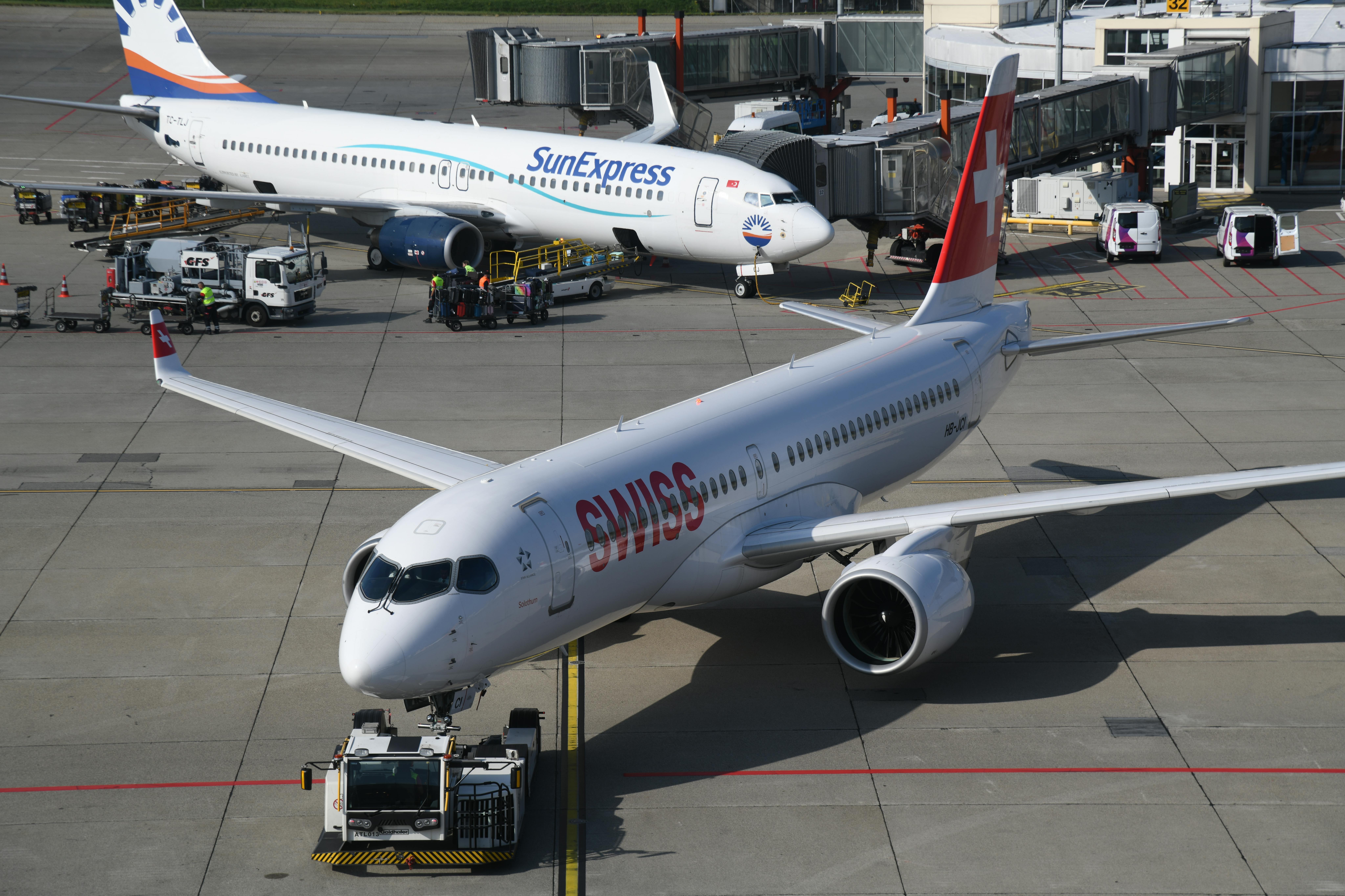 Airbus A320 Airbus Photos, Download The BEST Free Airbus A320 Airbus ...