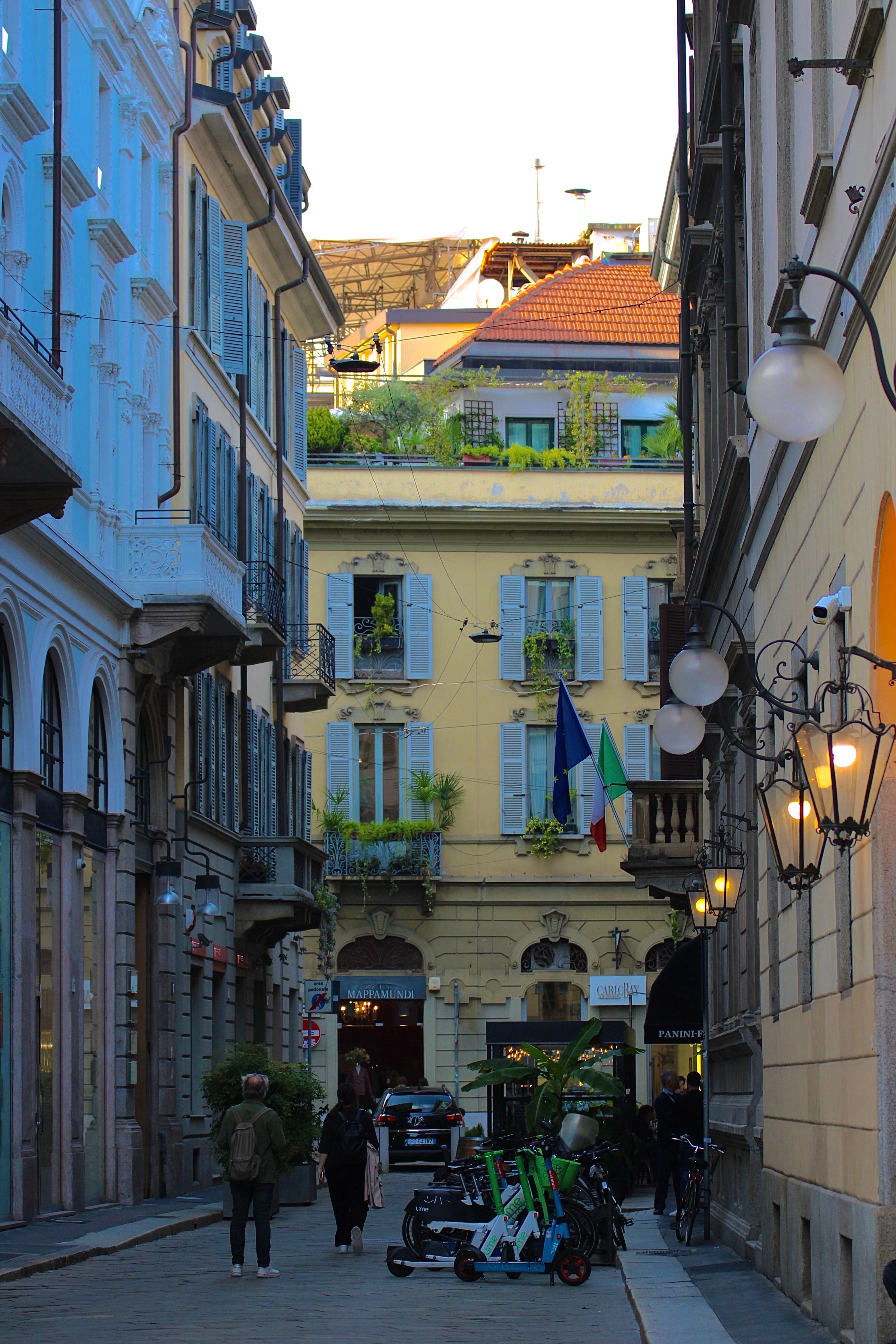 Charming Milanese Street with Italian Architecture · Free Stock Photo