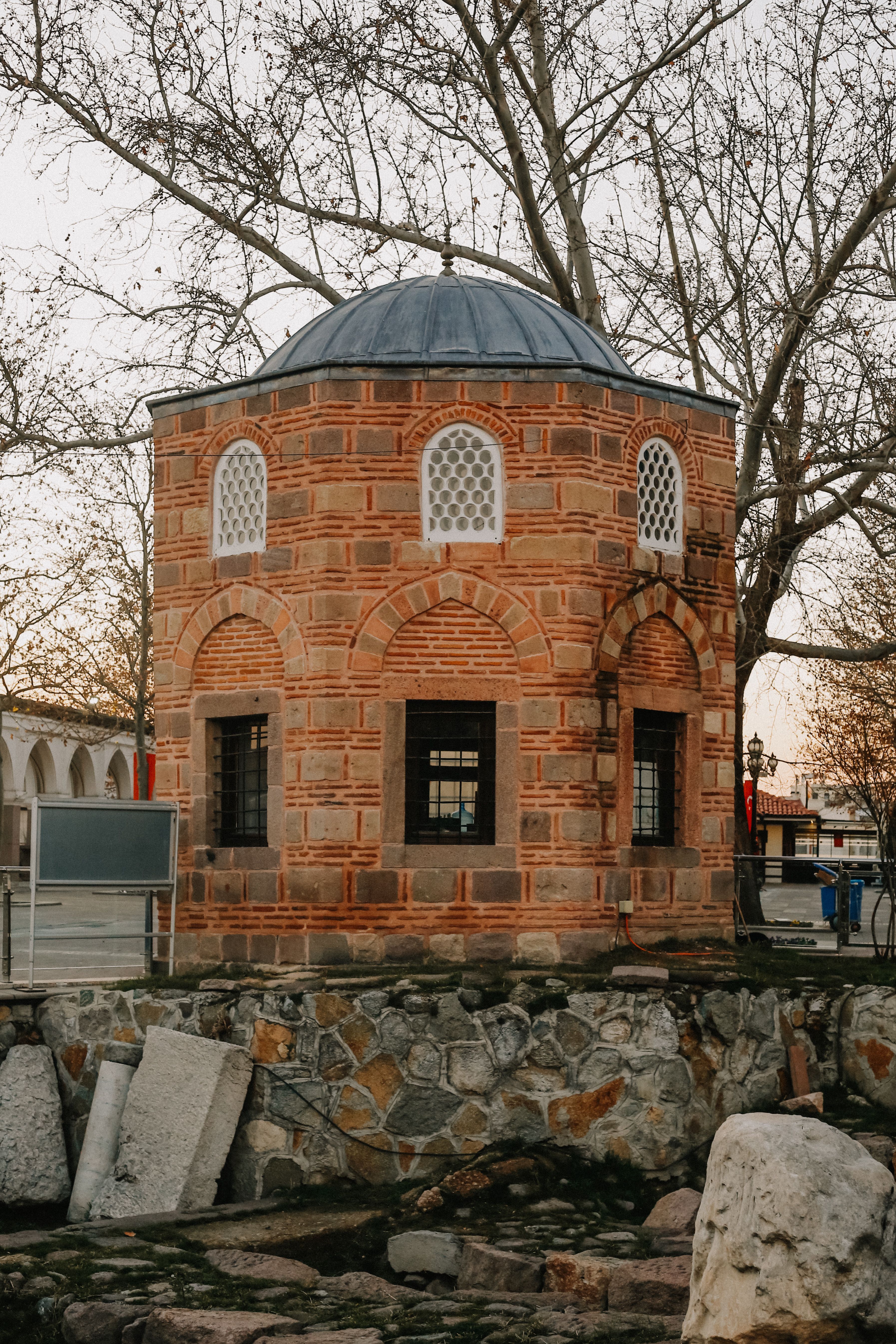 Historic Octagonal Brick Building in Park · Free Stock Photo