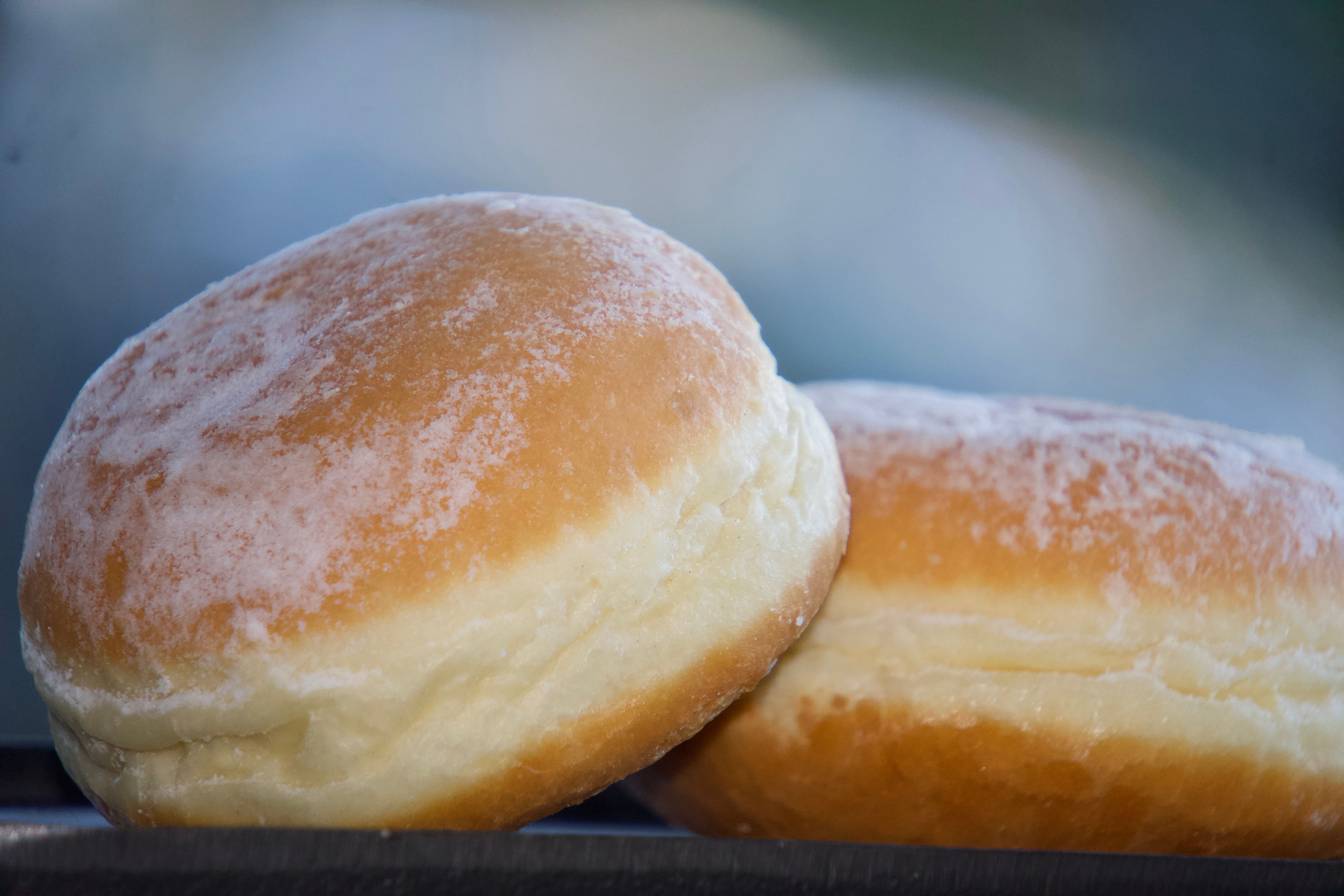 Close-Up of Traditional German Berliner Pastries · Free Stock Photo