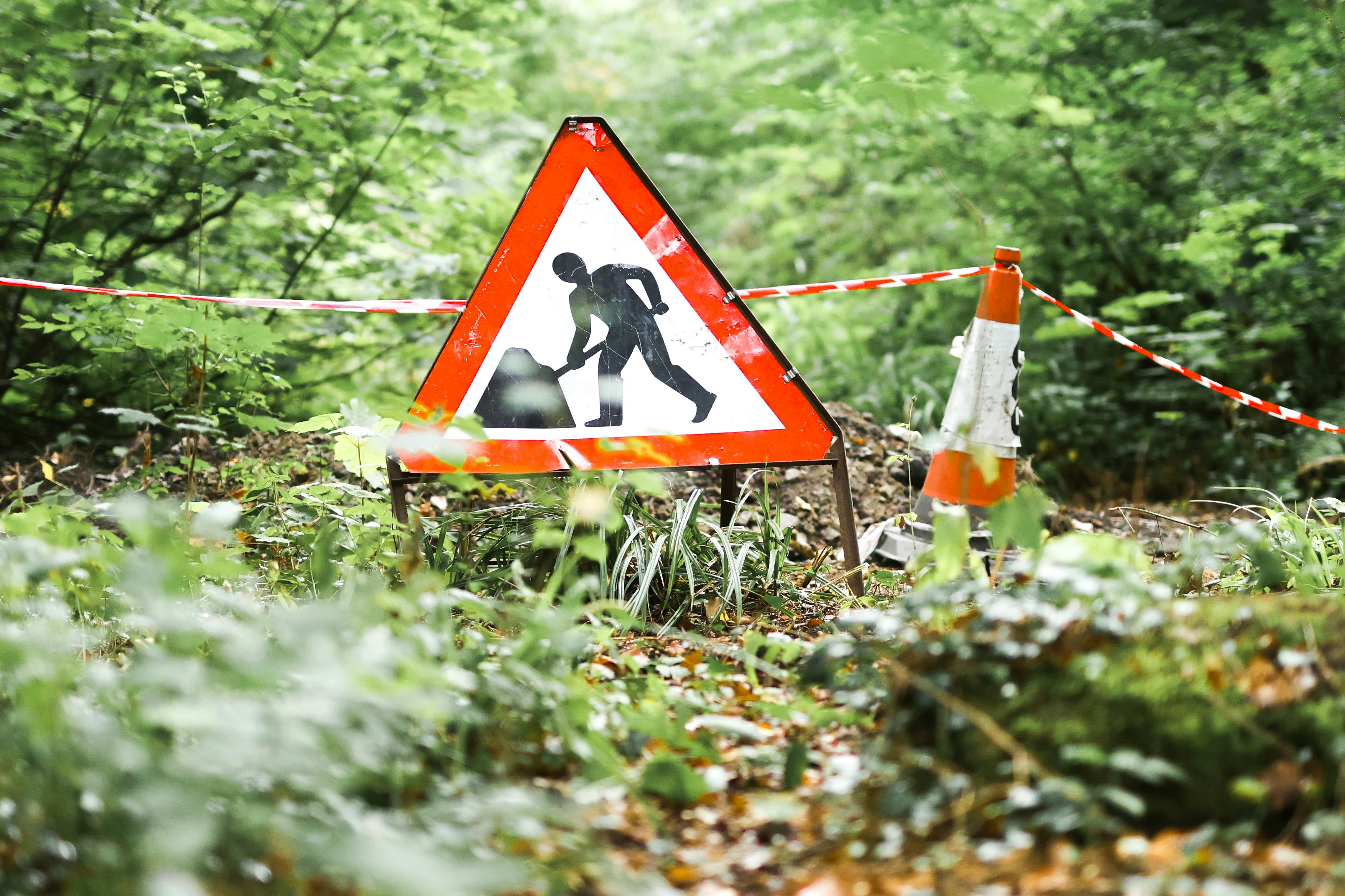 Working At Height Caution Sign Photos, Download The BEST Free Working ...