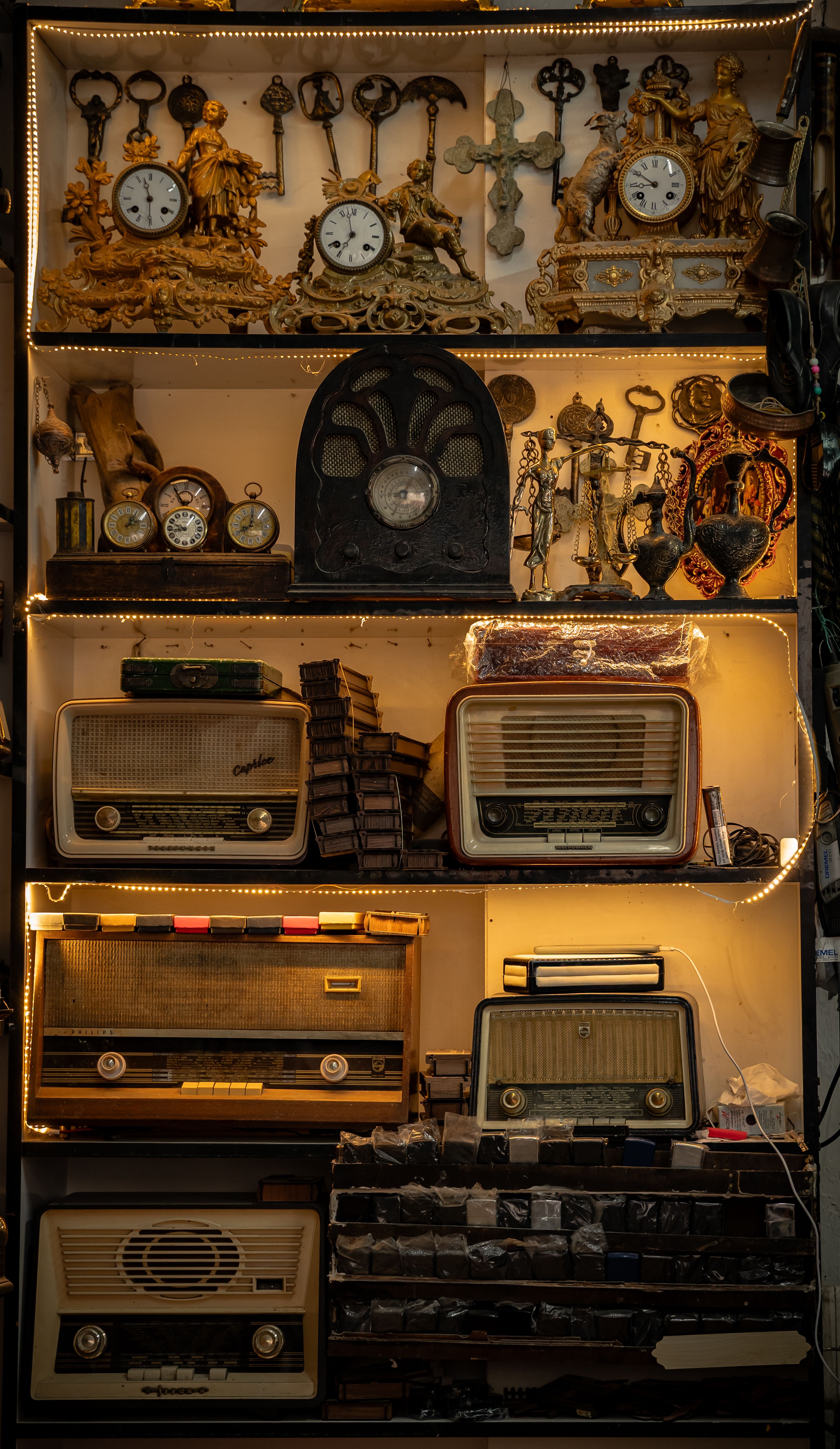 Vintage Radio and Clock Collection Display · Free Stock Photo