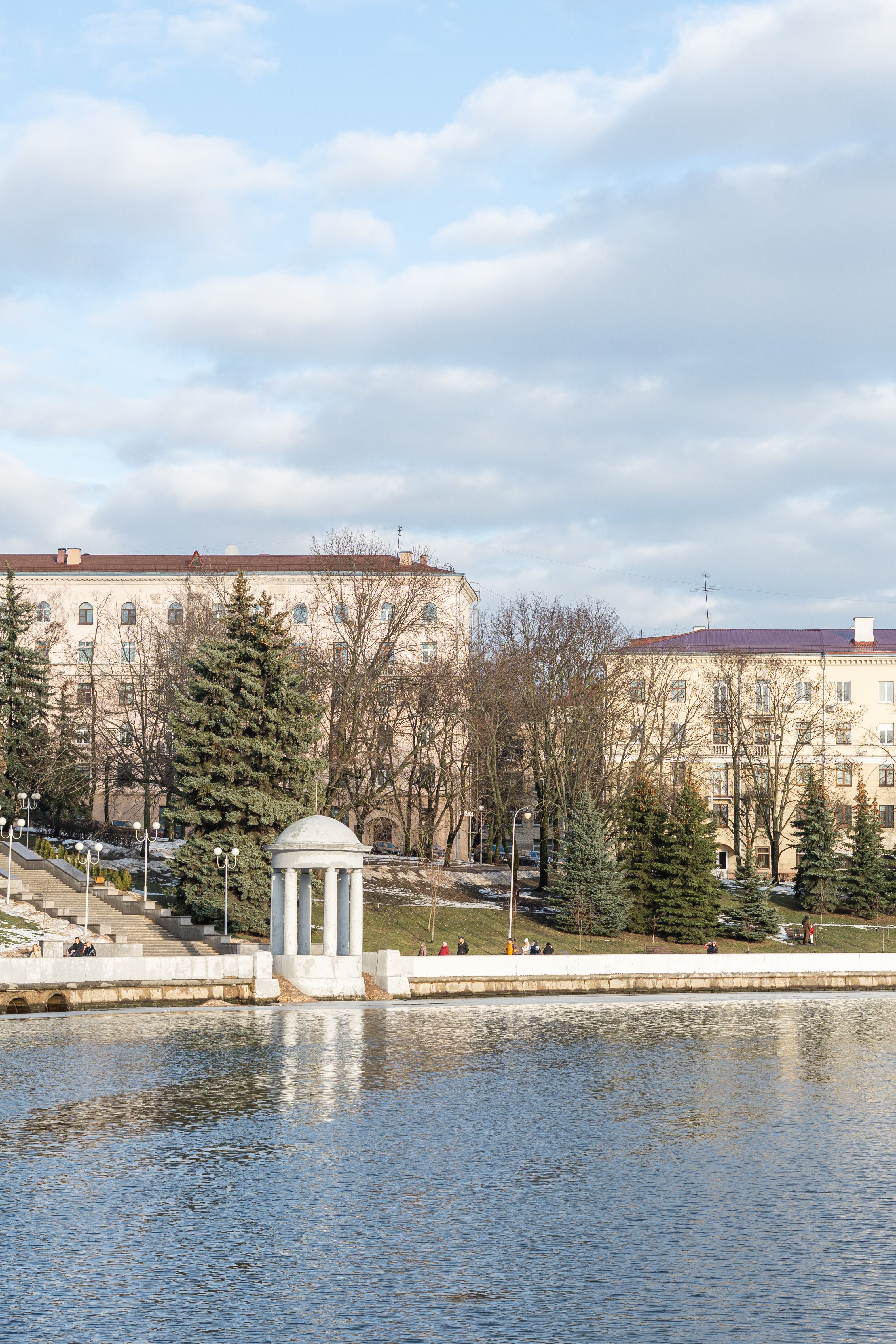 Scenic Urban Park with Pavilion by the Lake · Free Stock Photo