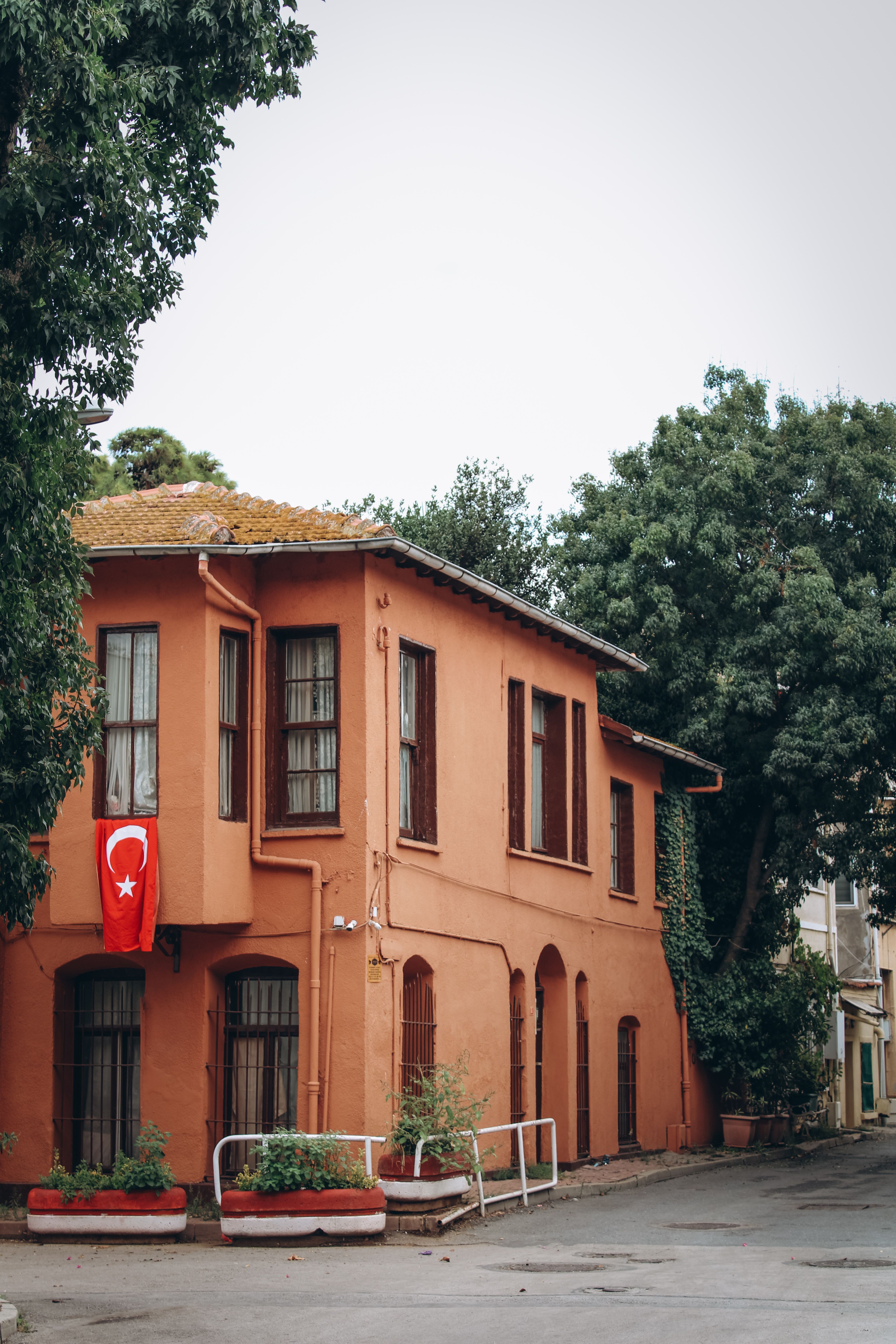 Charming Turkish Building with National Flag · Free Stock Photo