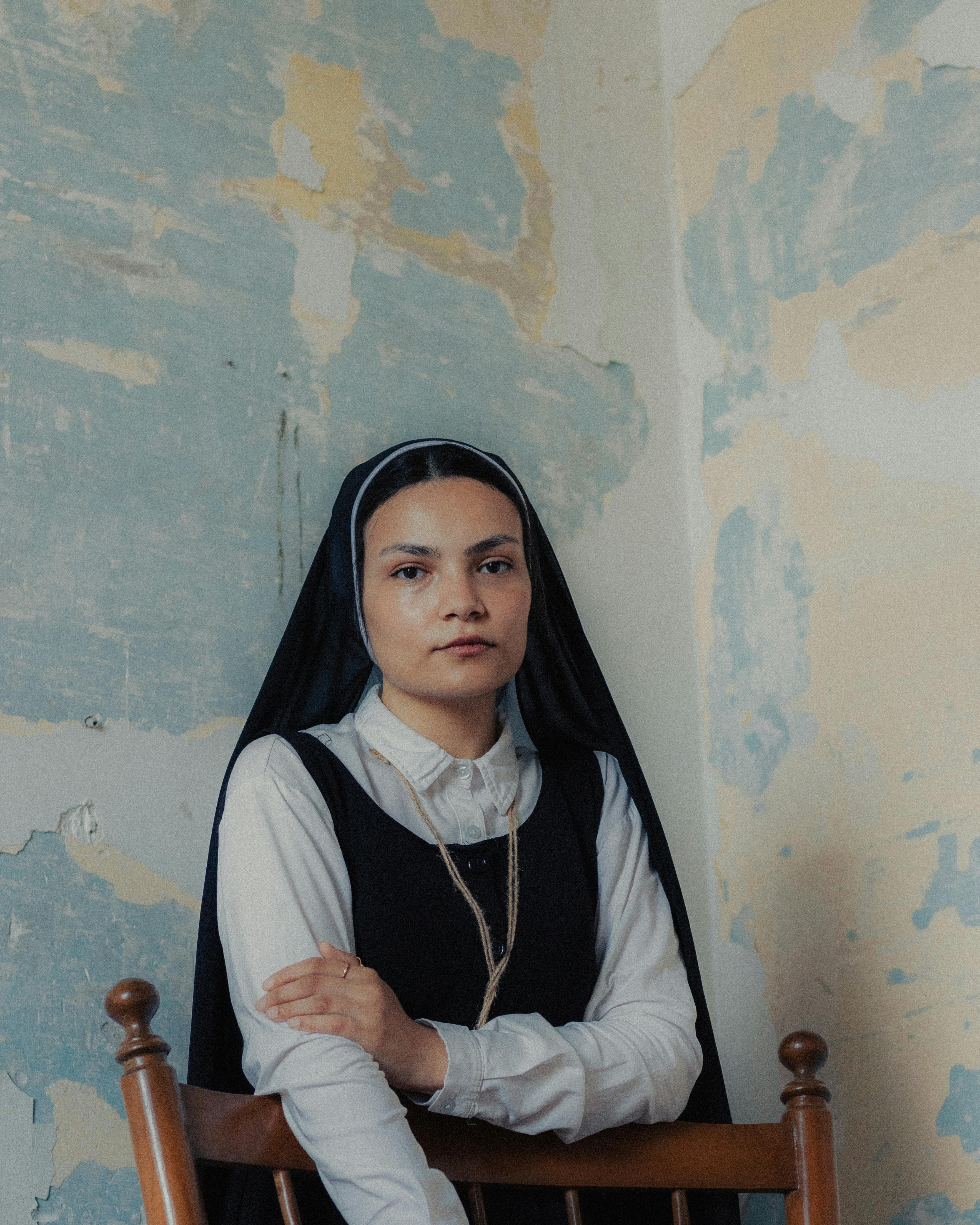 Women+Landing+Strips Photos, Download The BEST Free Women+Landing ...