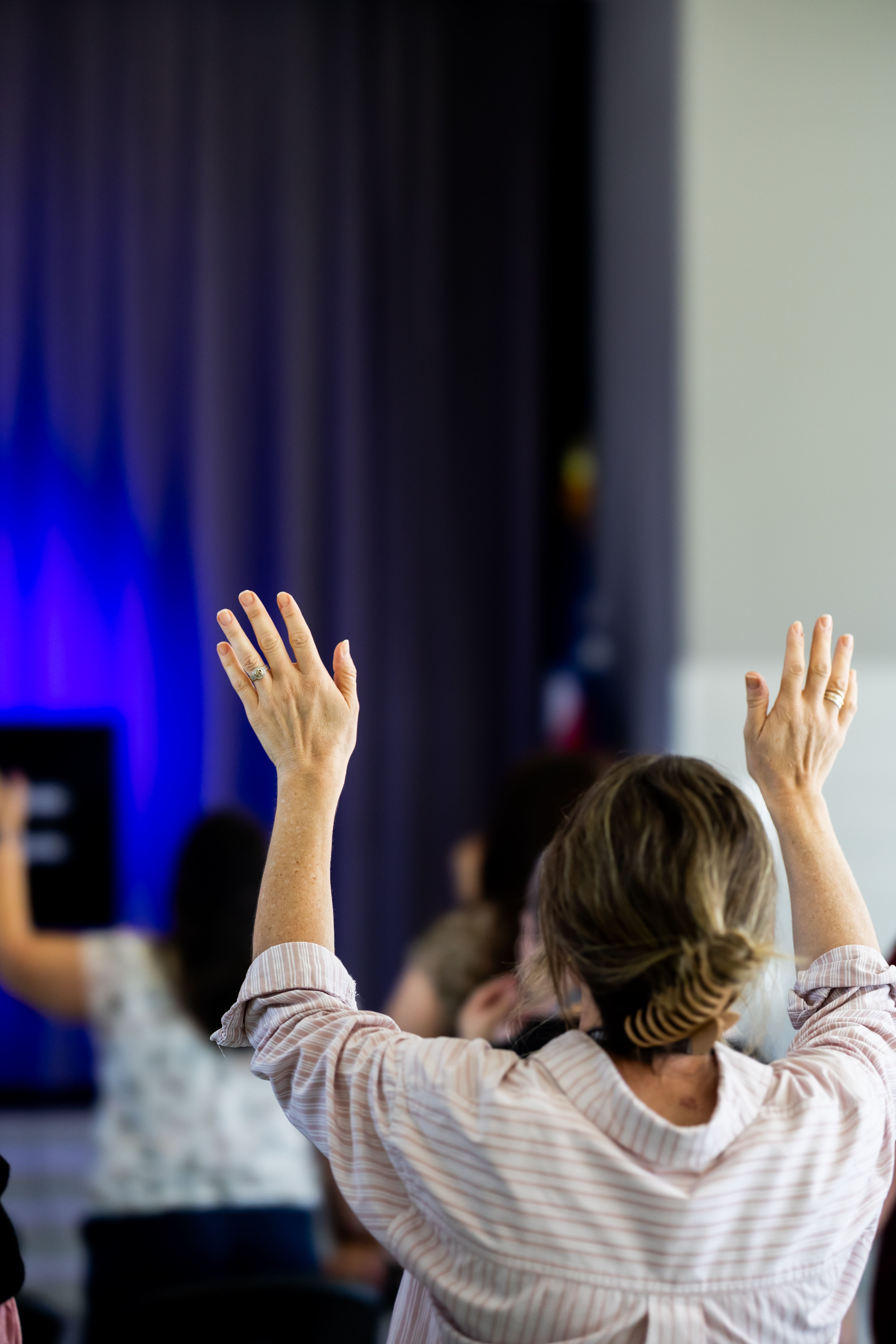 Raised Hands Photos, Download The BEST Free Raised Hands Stock Photos ...