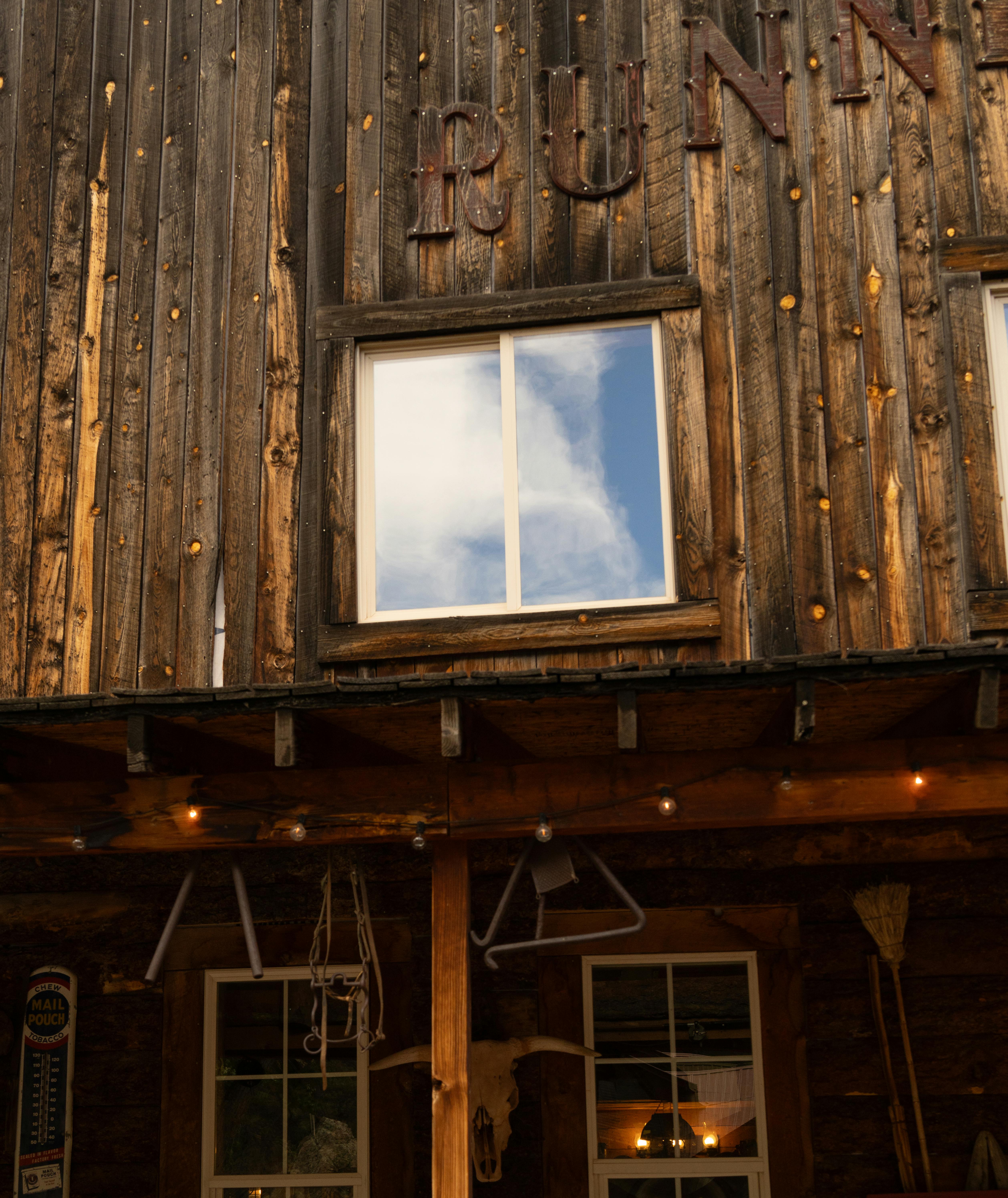 Saloon Photos, Download The BEST Free Saloon Stock Photos & HD Images