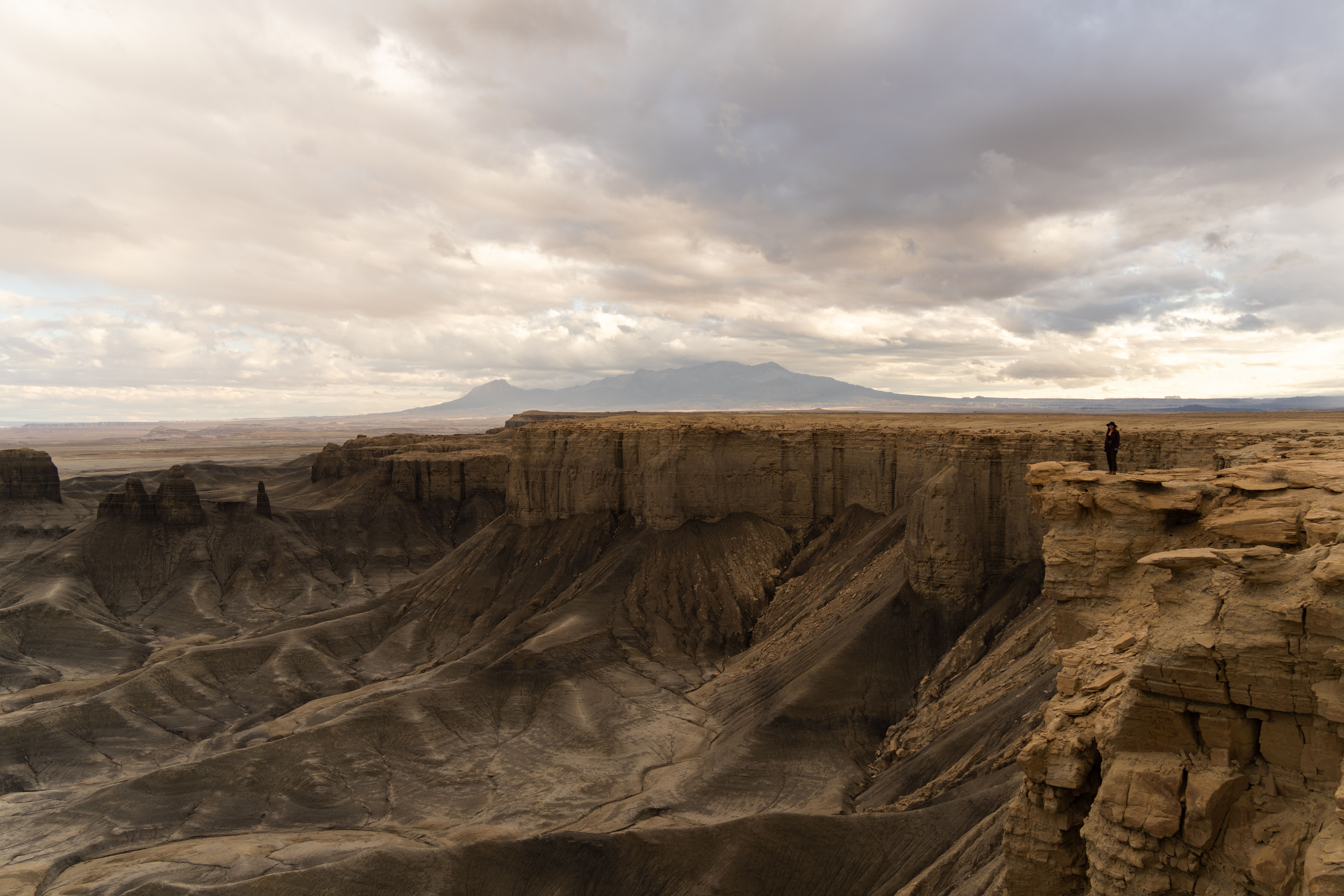 Dramatic Canyon Landscape in Utah at Dusk · Free Stock Photo