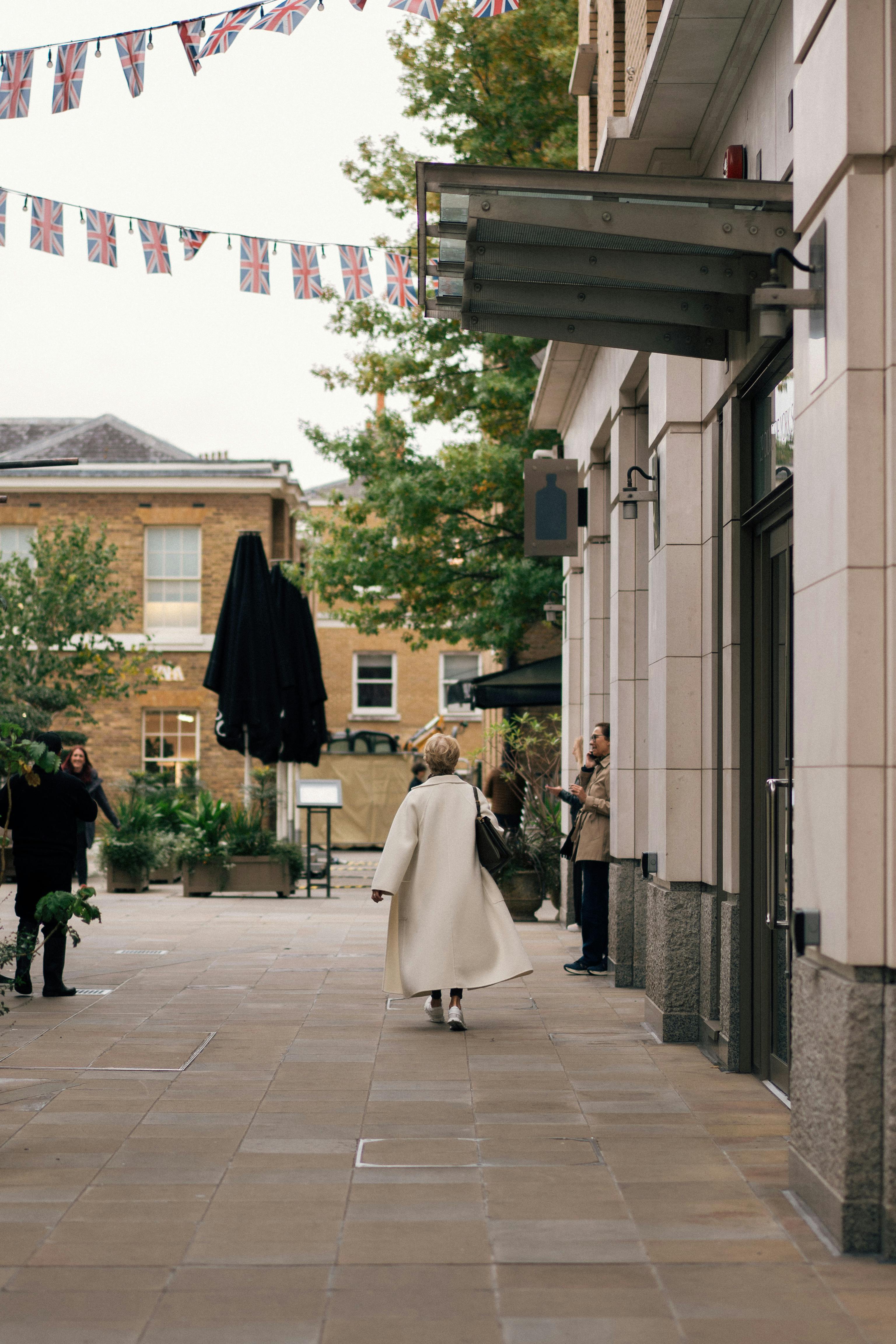 Women+Landing+Strips Photos, Download The BEST Free Women+Landing ...