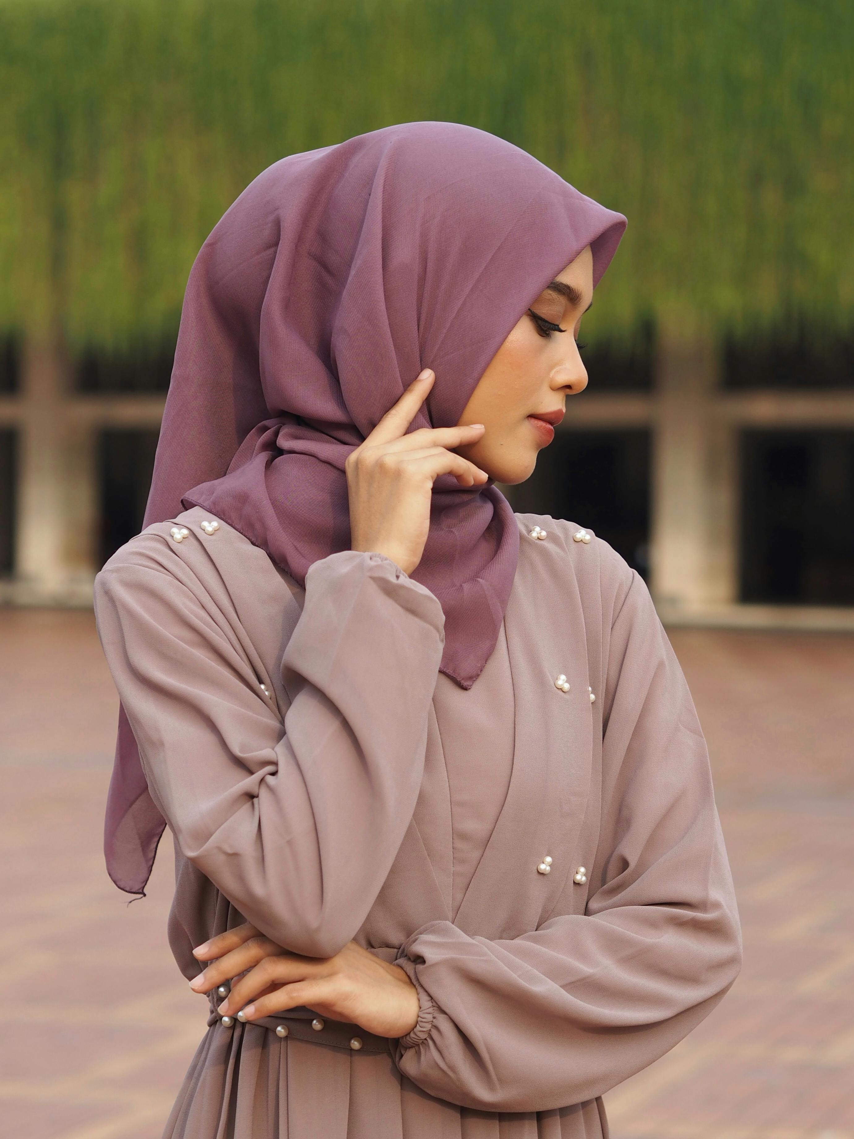 Hijab Profile Photos, Download The BEST Free Hijab Profile Stock Photos ...