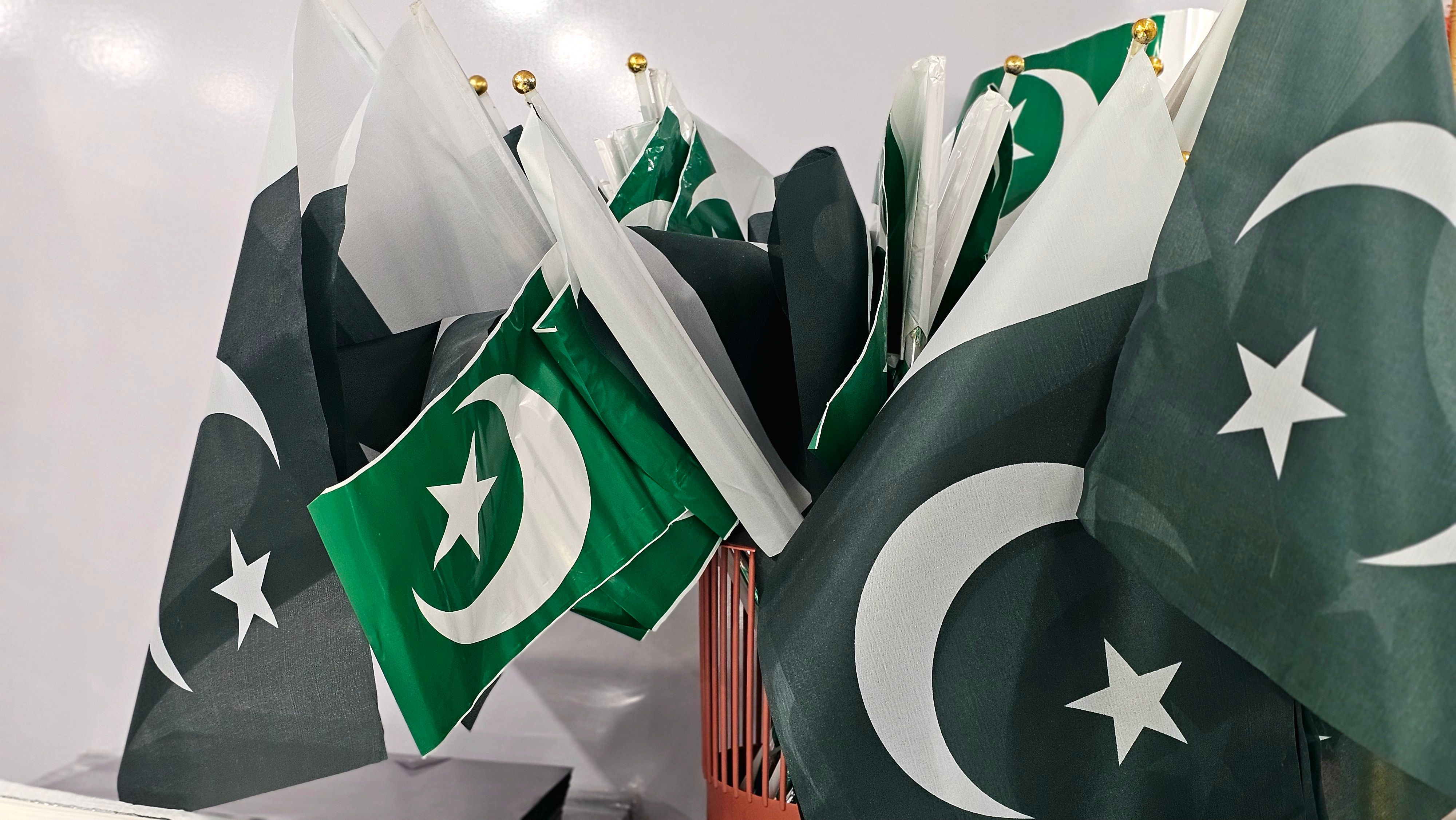 Pakistan Flag Images Photos, Download The BEST Free Pakistan Flag ...