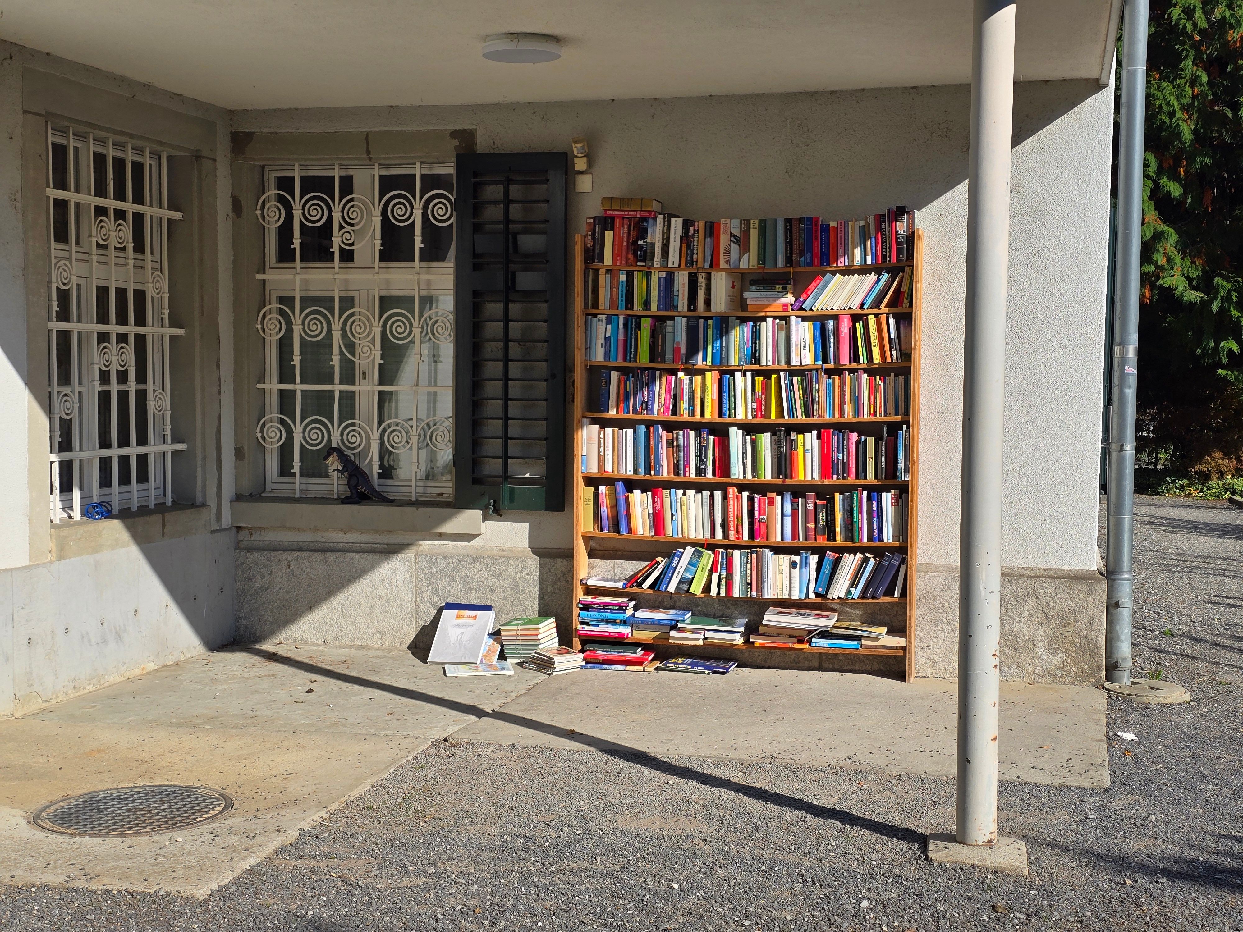 Outside Library Photos, Download The BEST Free Outside Library Stock ...