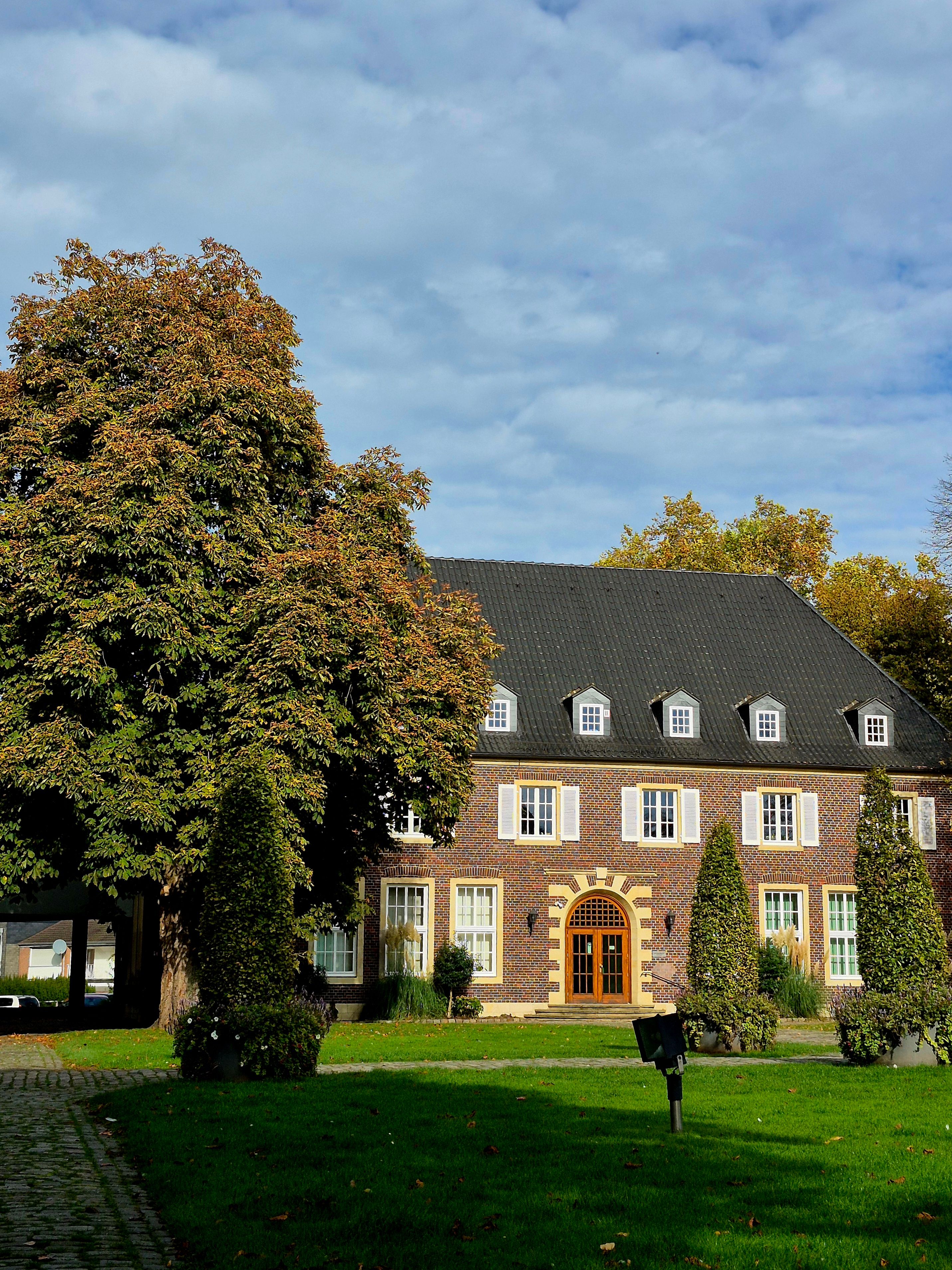 Historic Manor House in Ahaus, Germany · Free Stock Photo