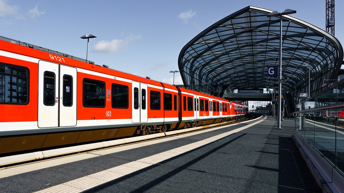 Train Trip Photos, Download The BEST Free Train Trip Stock Photos & HD ...