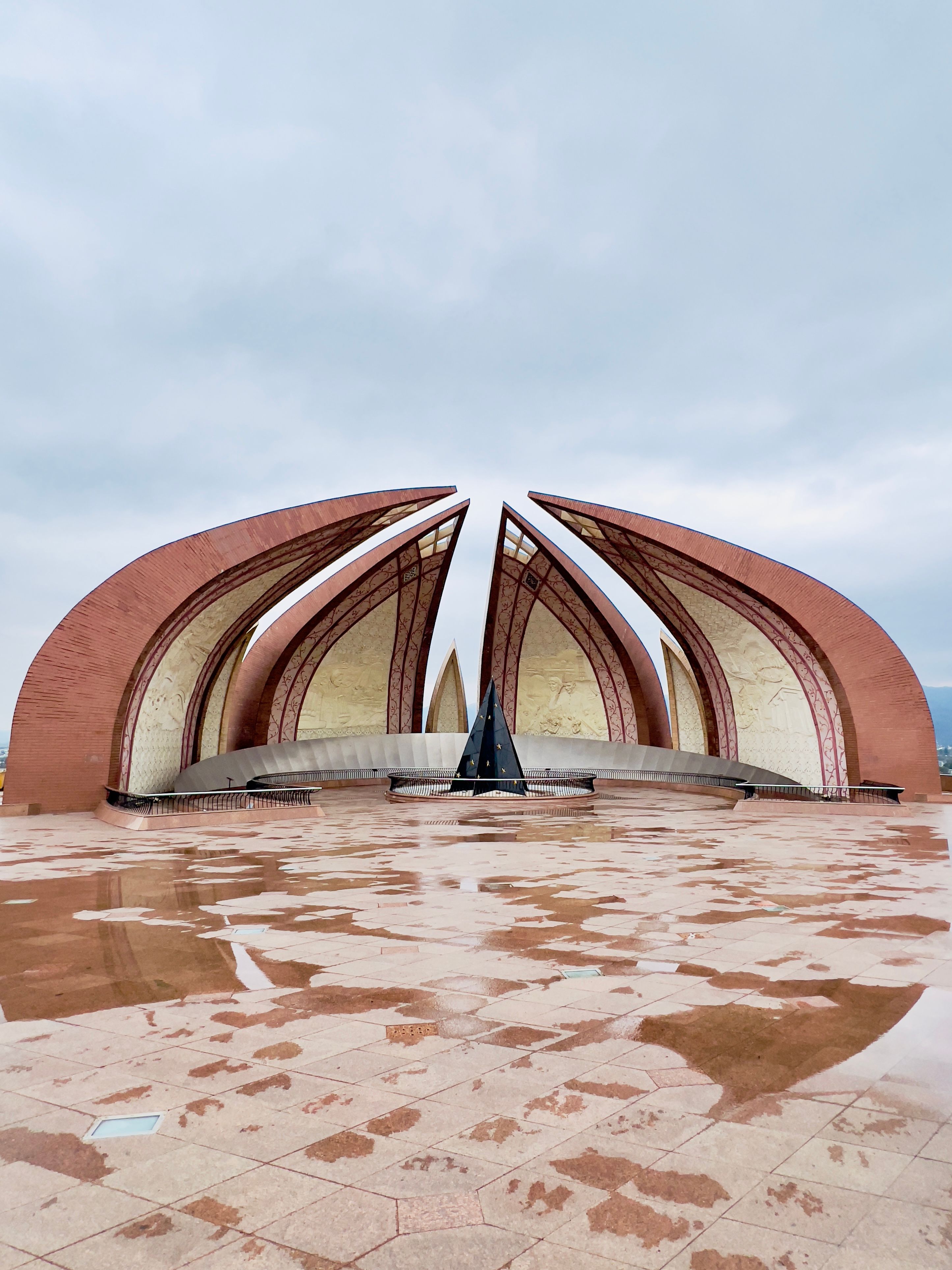 Iconic Pakistan Monument in Islamabad · Free Stock Photo