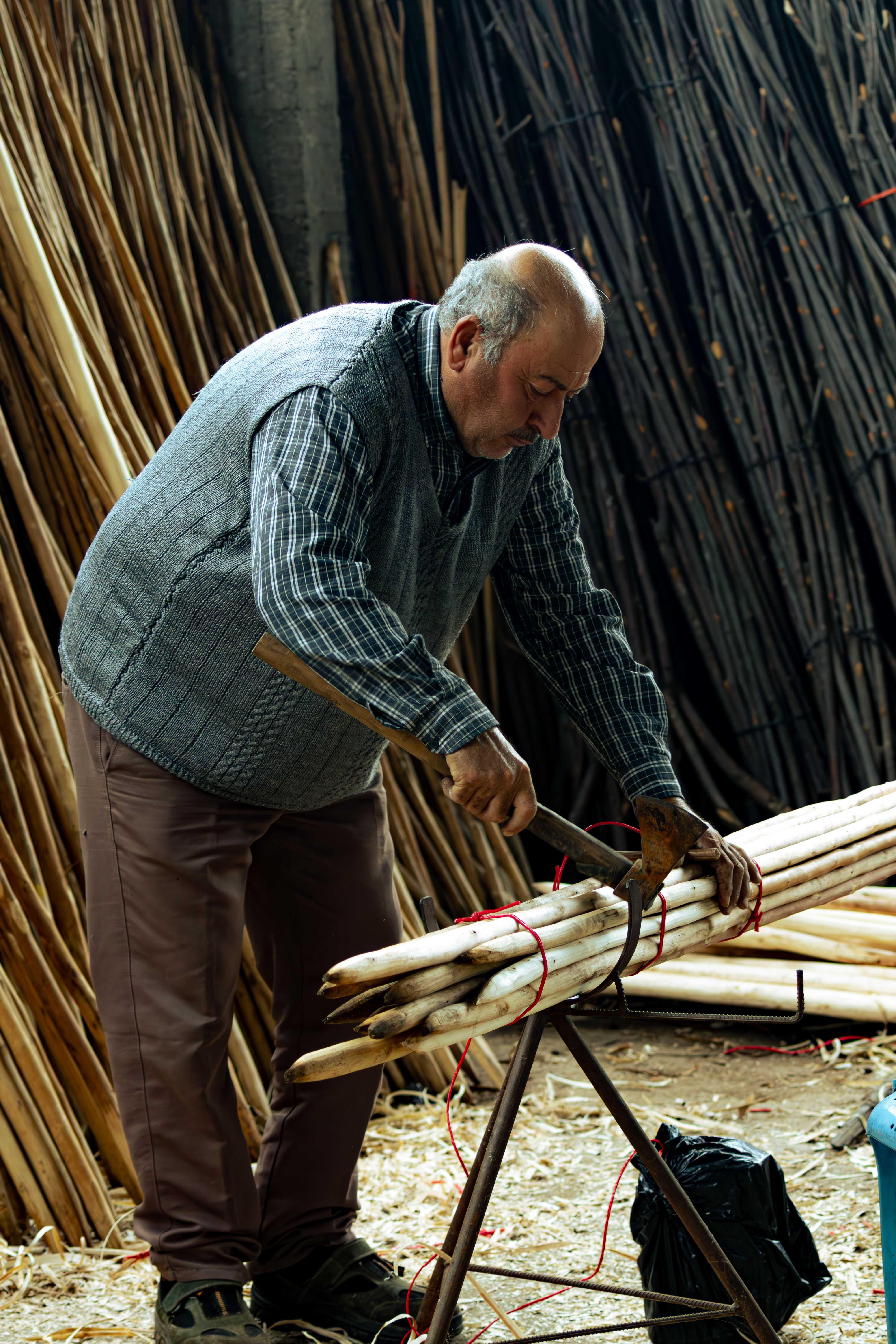 Man Using Hammer · Free Stock Photo