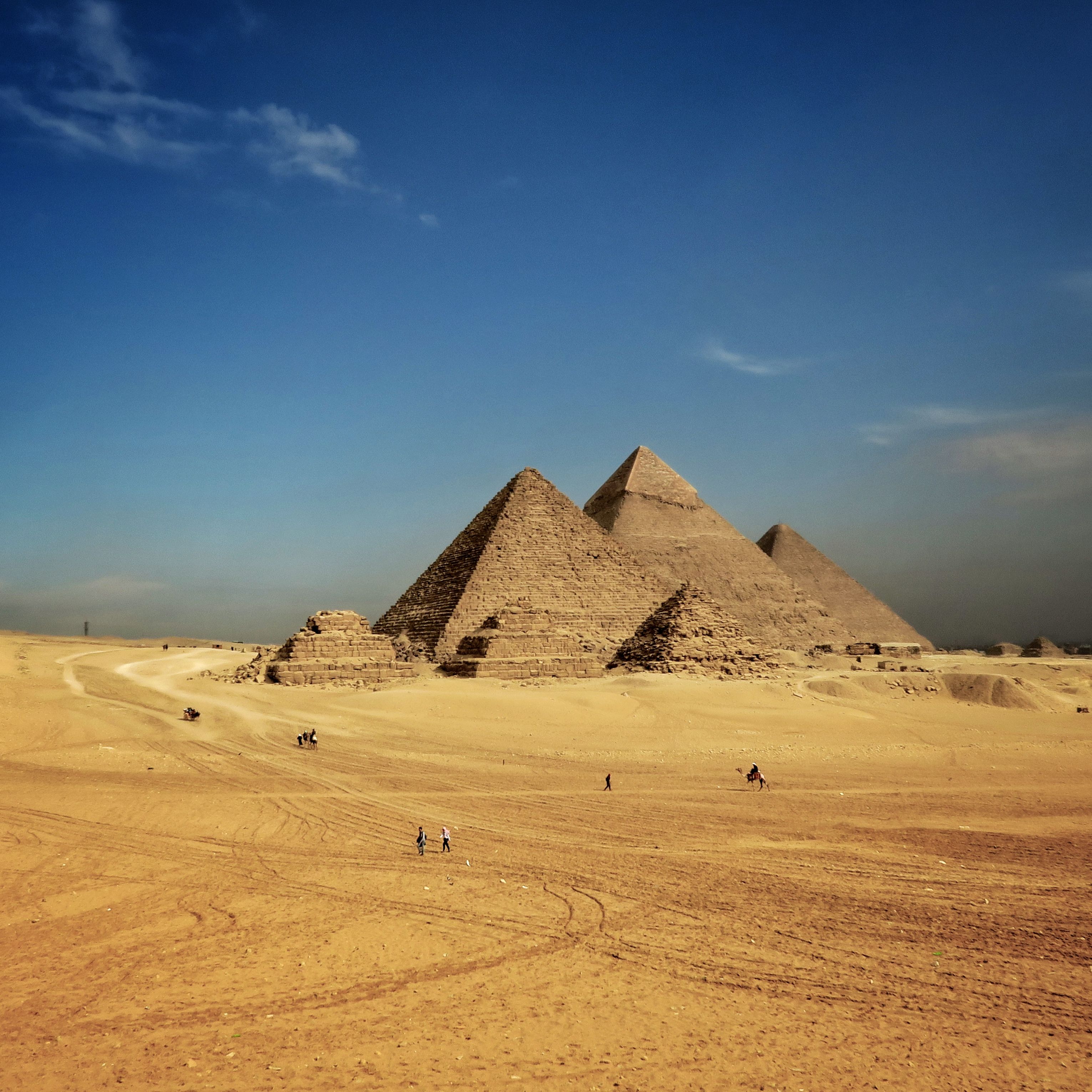 Vista Inspiradora Das Pirâmides De Gizé · Foto profissional gratuita
