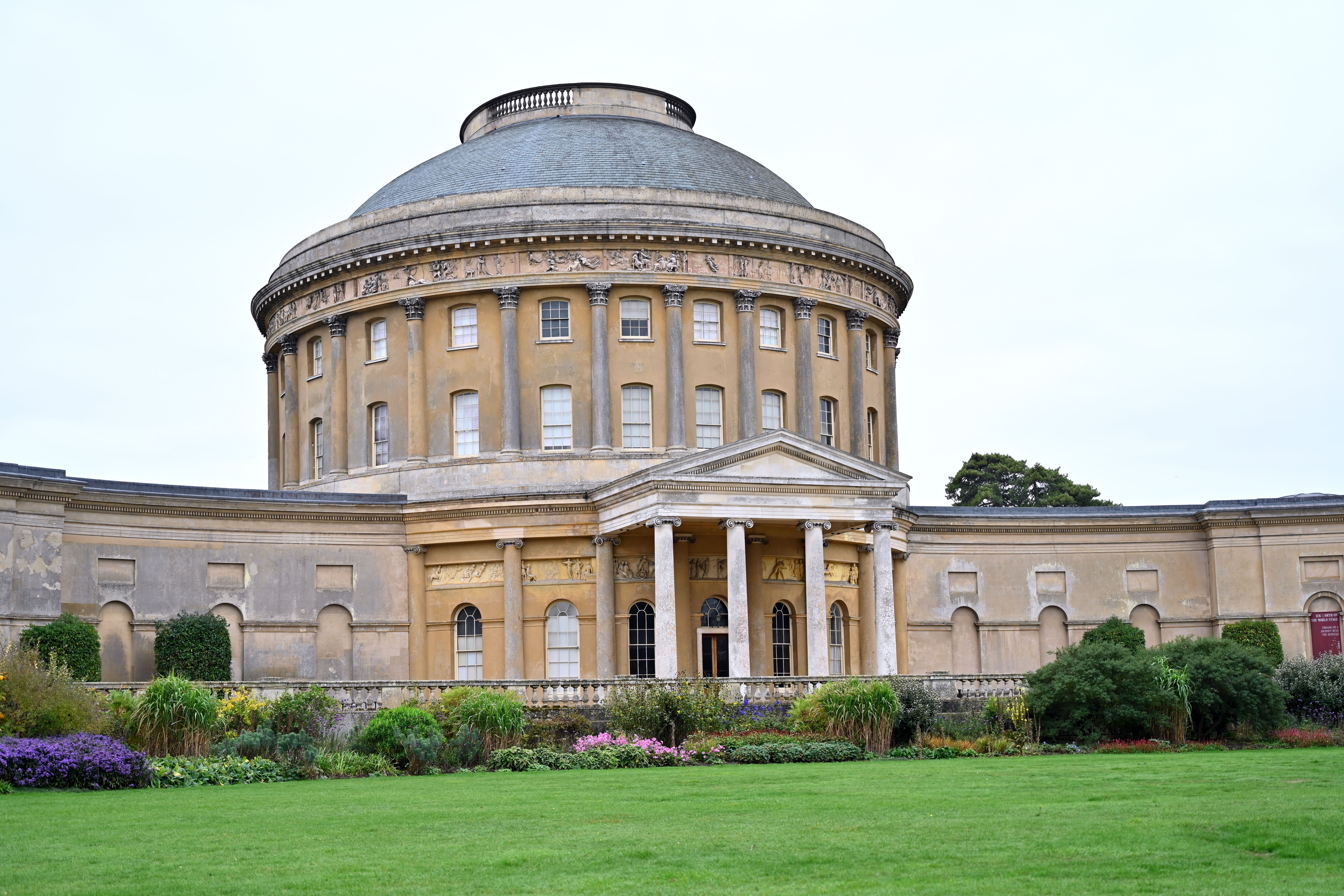 Classic Architecture of Historic Rotunda Building · Free Stock Photo