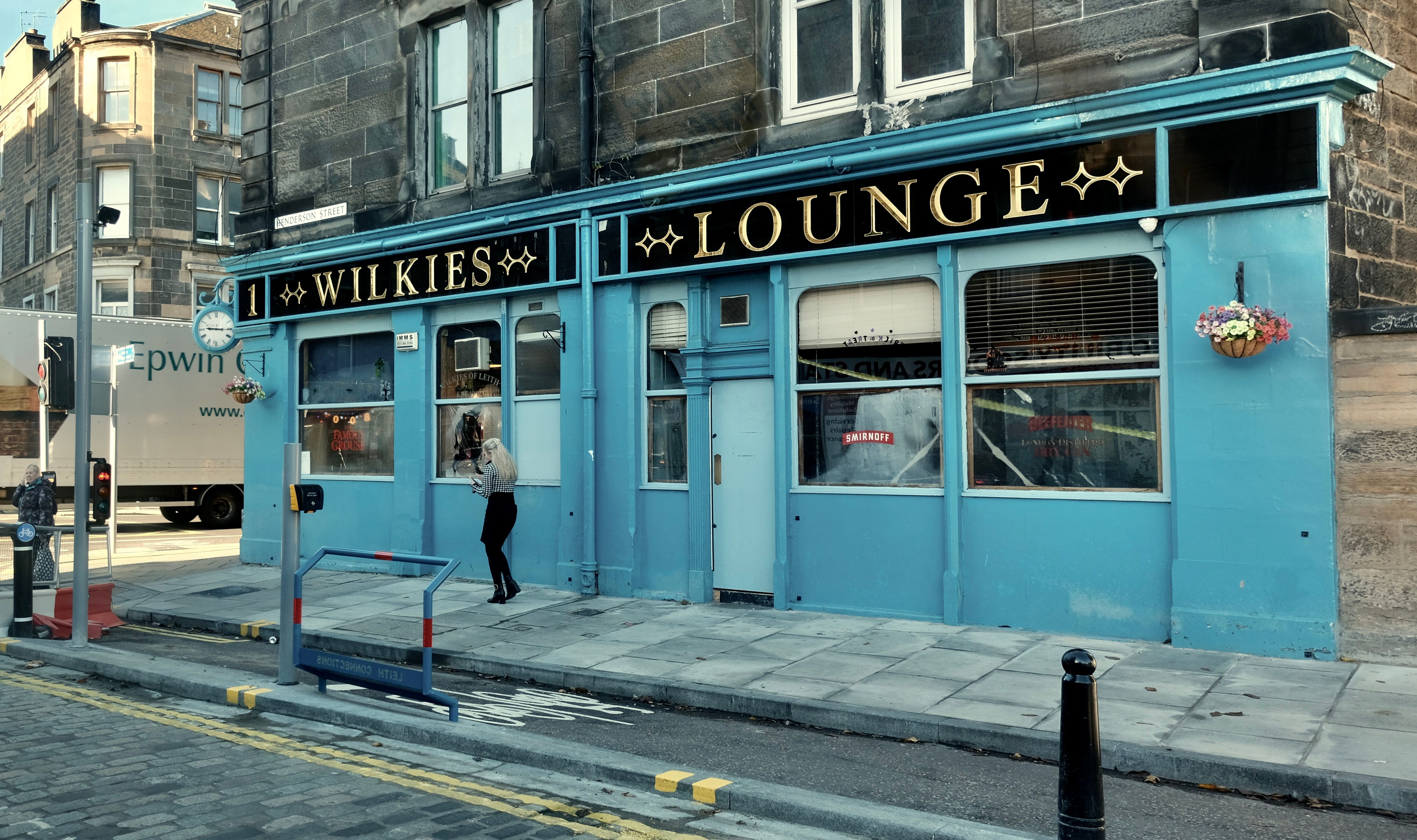 People Walking In Pub Photos, Download The BEST Free People Walking In ...