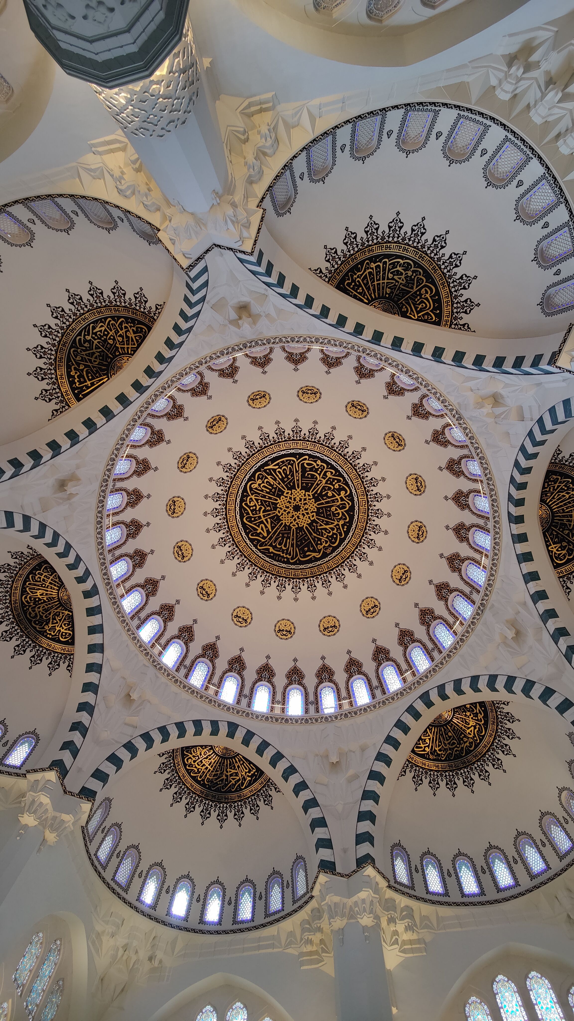 Ornate Islamic Dome Ceiling Interior Architecture · Free Stock Photo