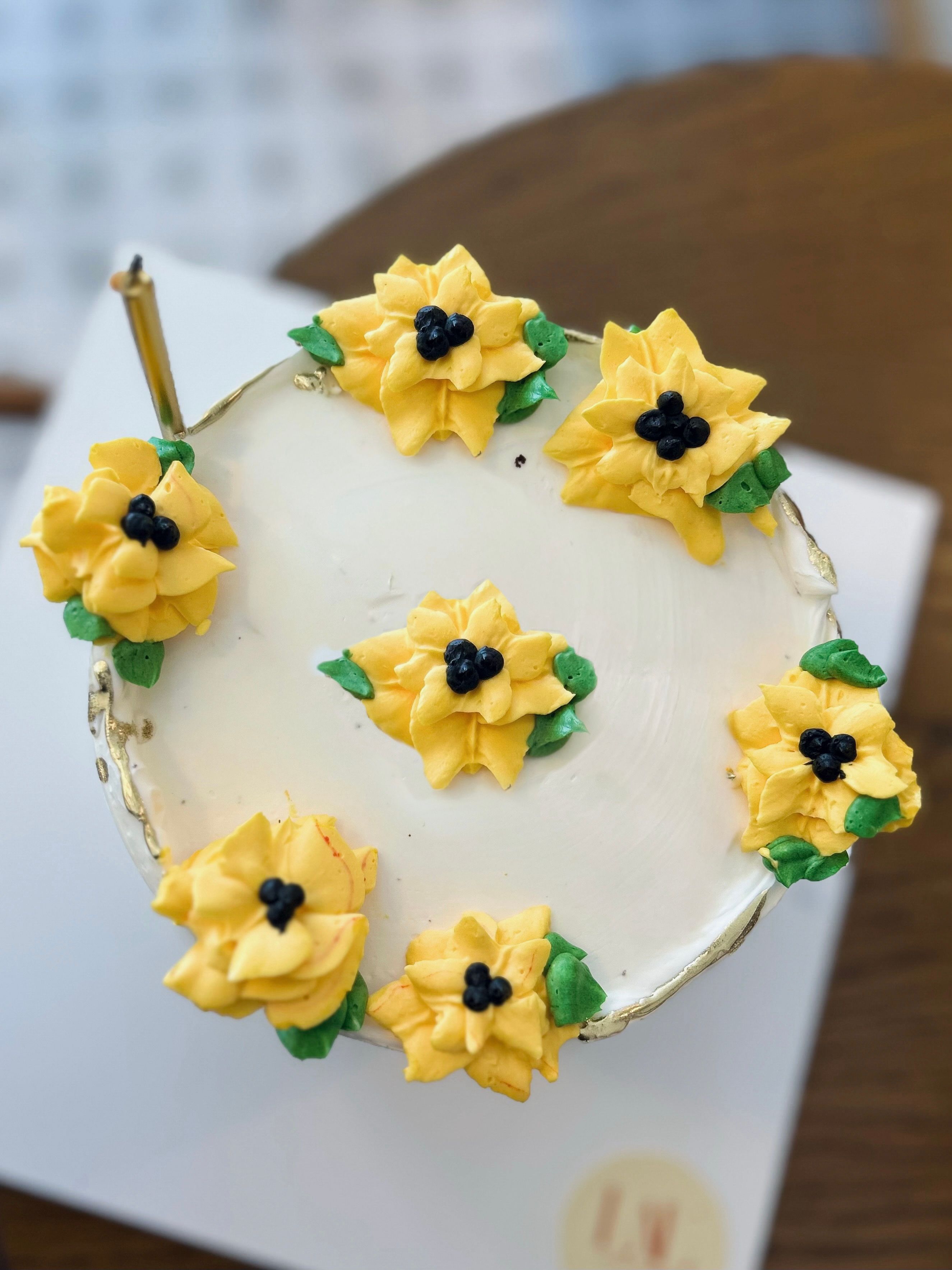 Delicious Flower Decorated Celebration Cake · Free Stock Photo