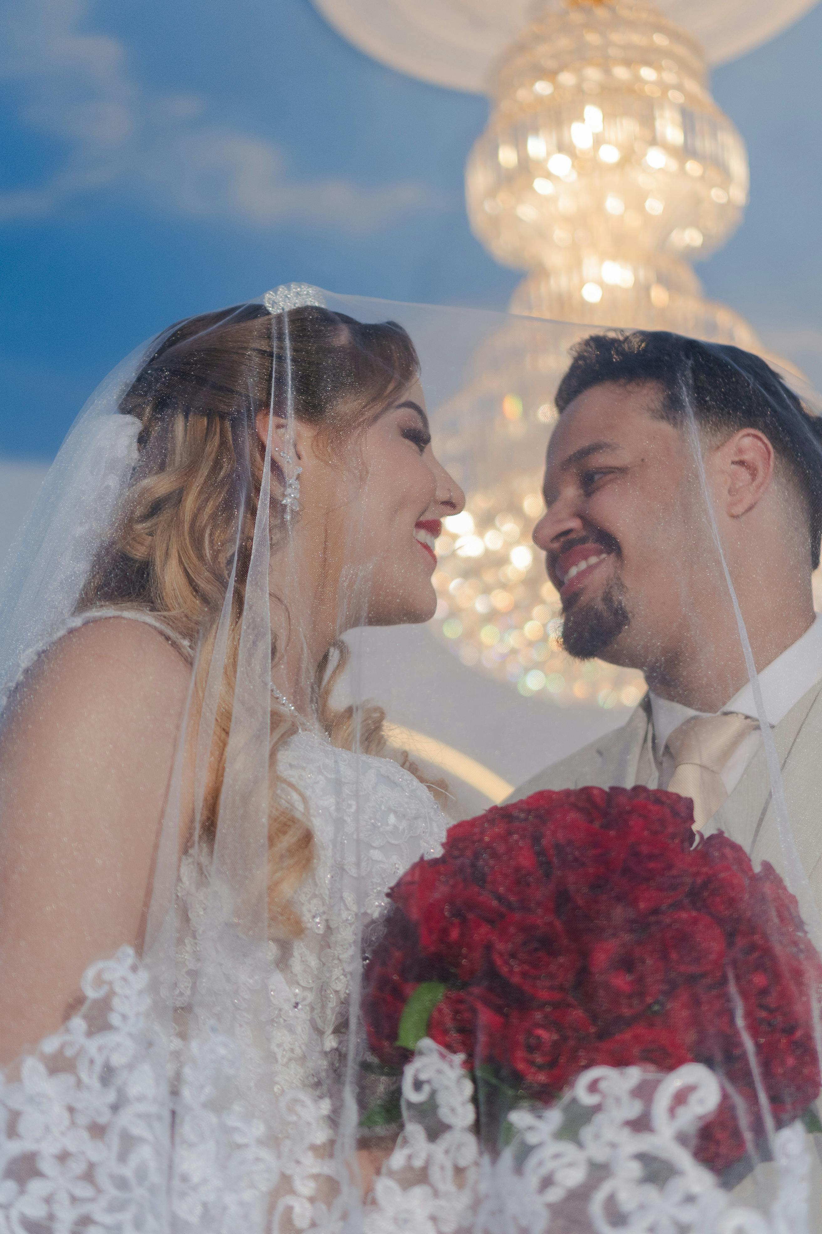 Melissa+Rauch+In+Swim+Suit Photos, Download The BEST Free Melissa+Rauch ...