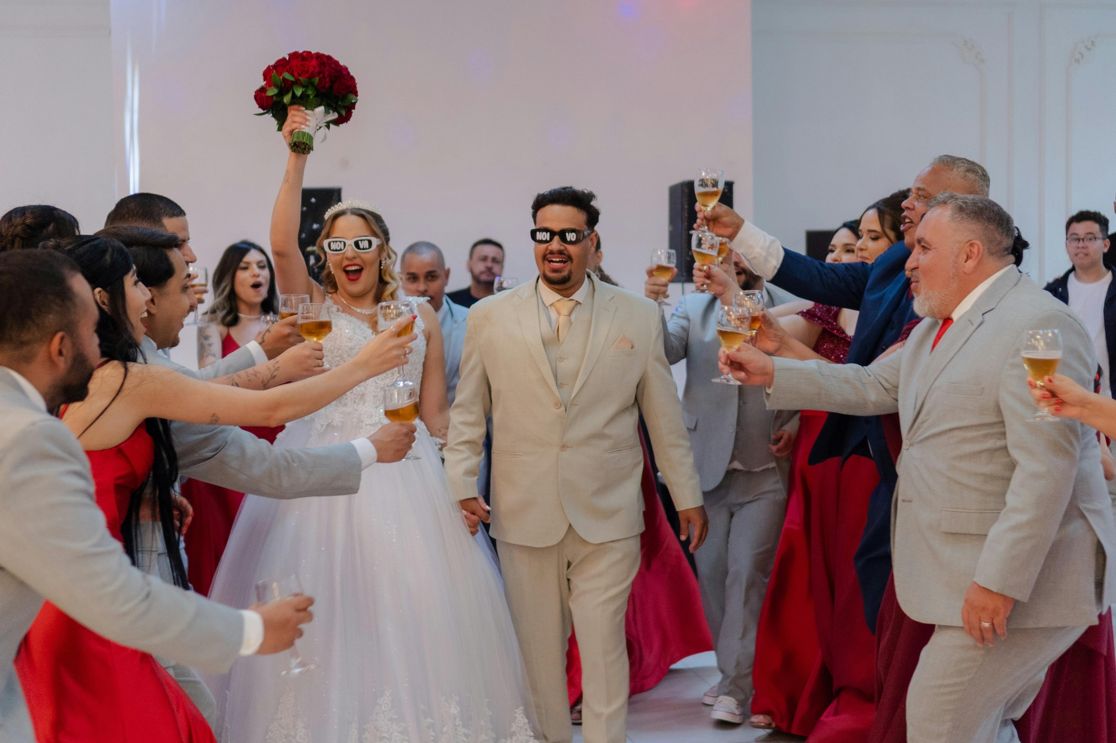 Melissa+Rauch+In+Swim+Suit Photos, Download The BEST Free Melissa+Rauch ...