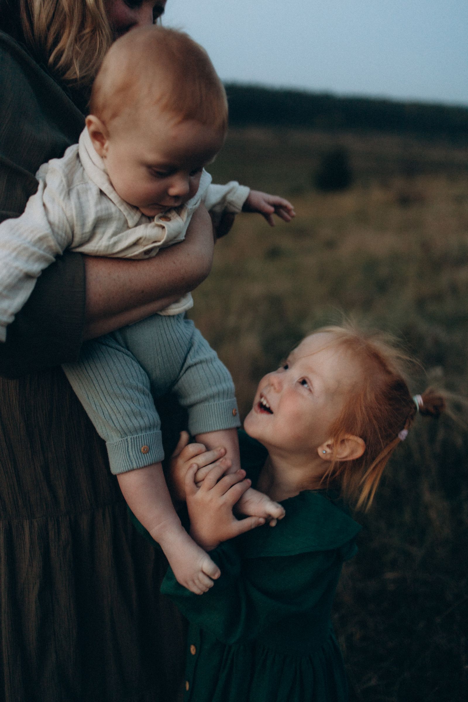 Siblings Photos, Download The BEST Free Siblings Stock Photos & HD Images