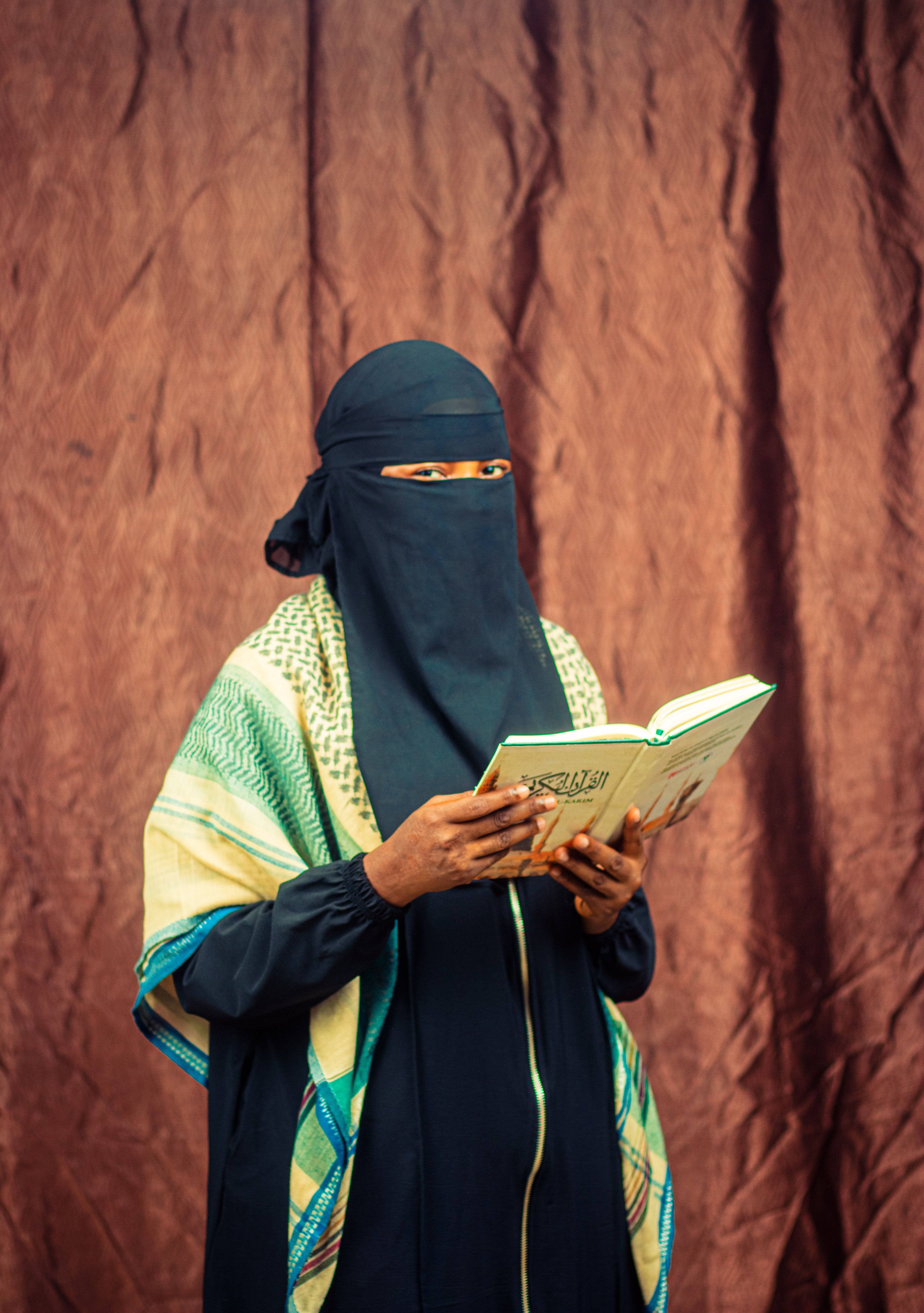 Niqab Woman Photos, Download The BEST Free Niqab Woman Stock Photos ...