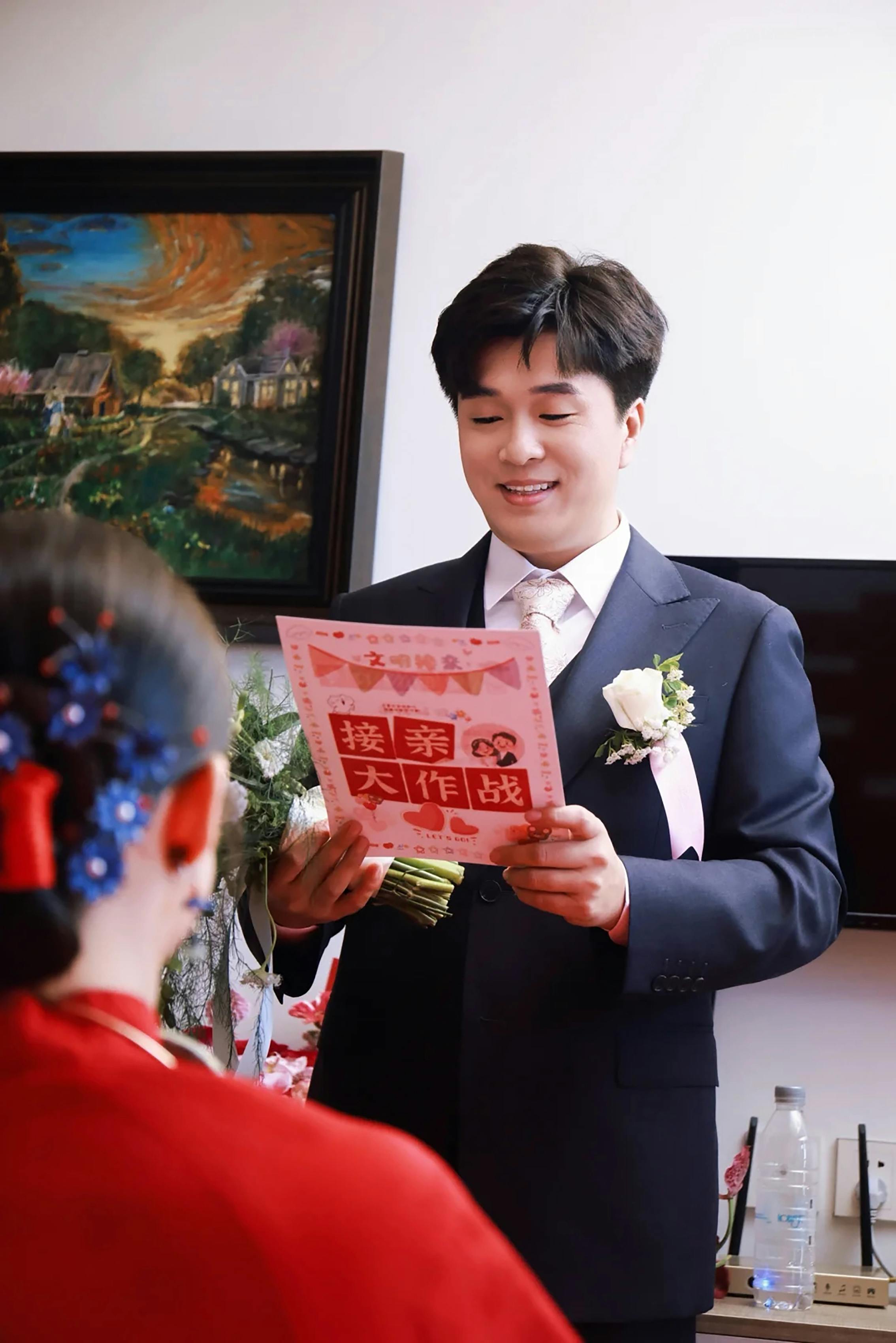 Romantic+Kisses+On+Neck+Gif Photos, Download The BEST Free Romantic ...