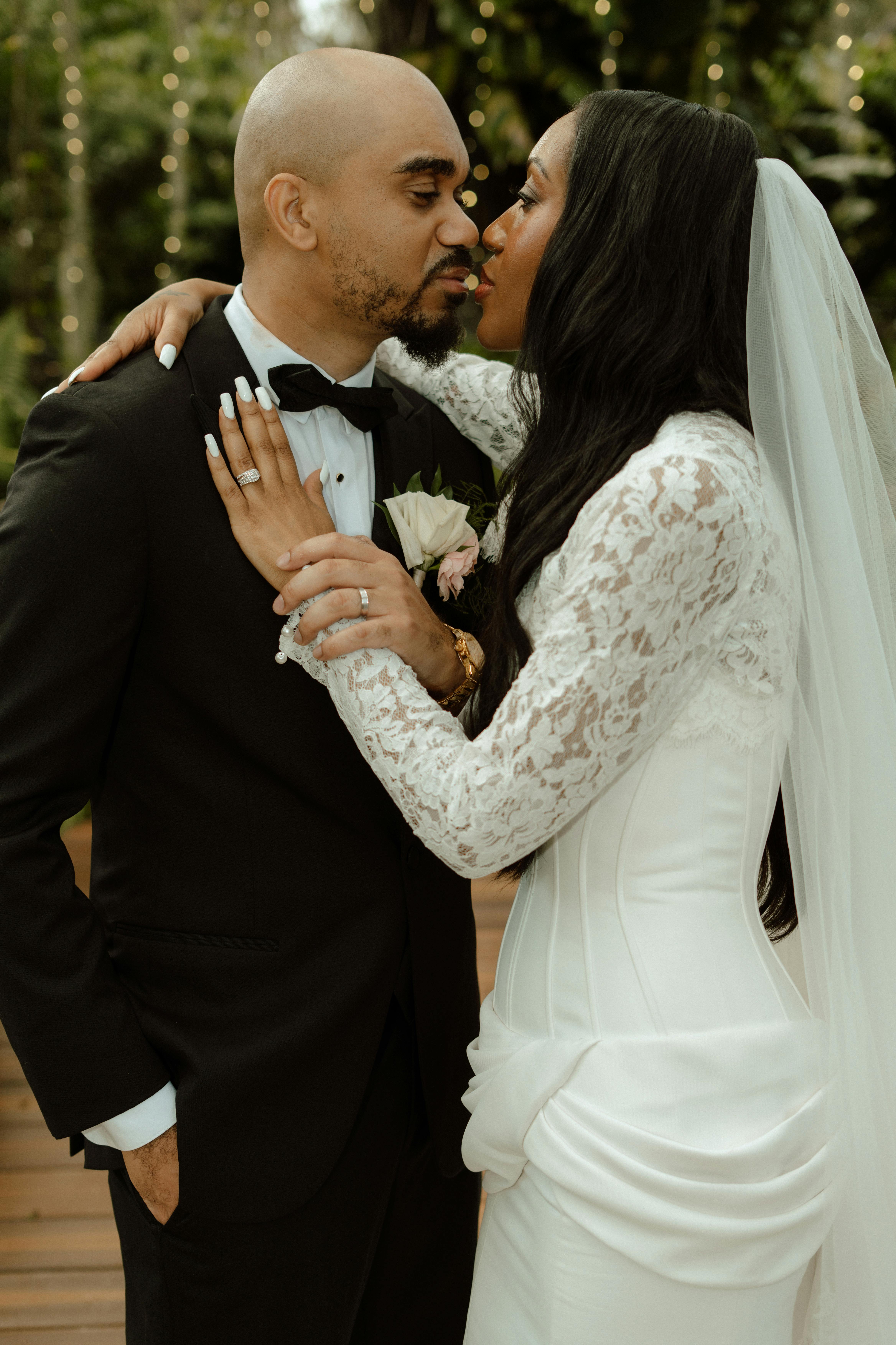 Romantic+Kisses+On+Neck+Gif Photos, Download The BEST Free Romantic ...