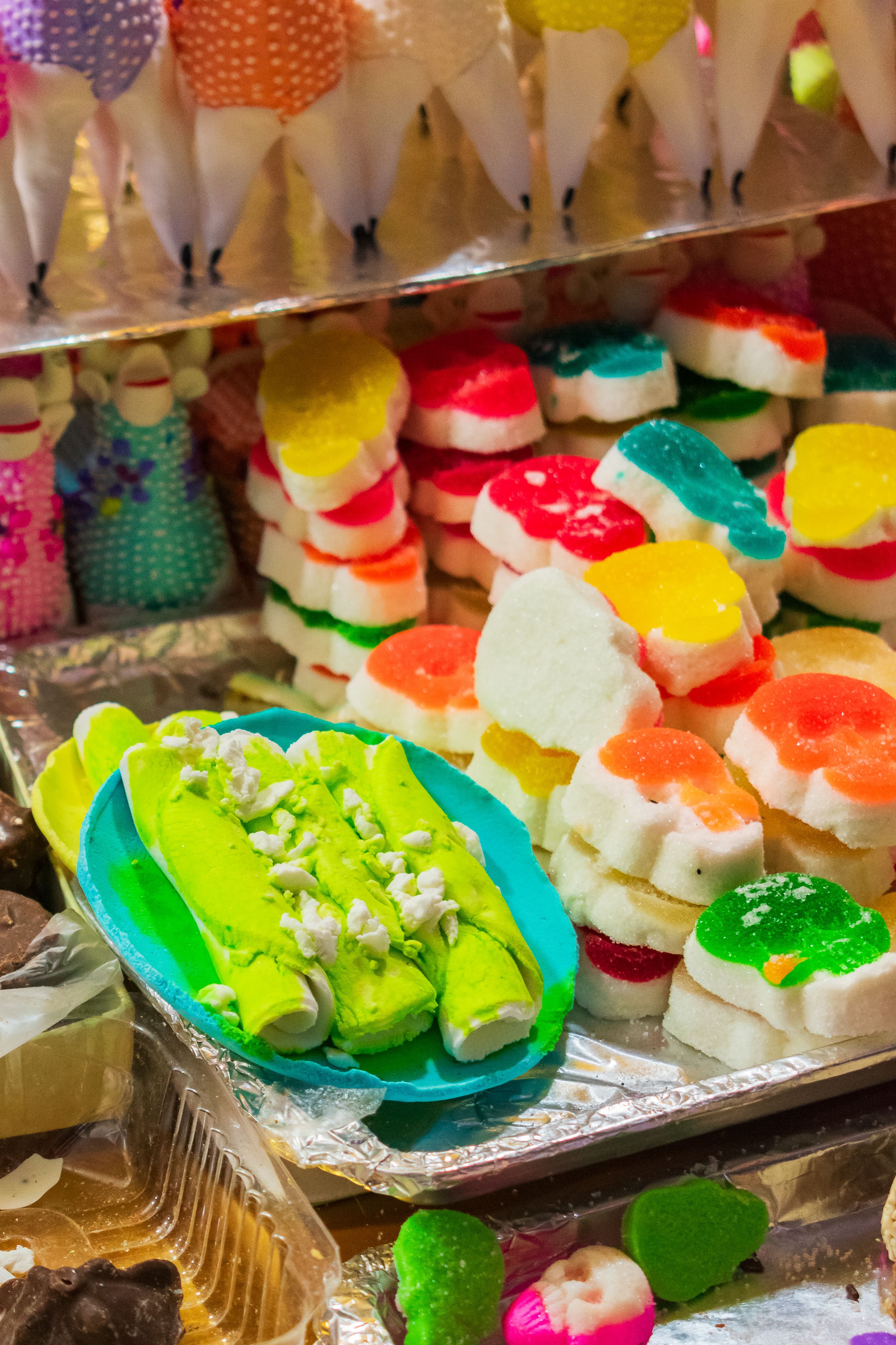 Coloridos Dulces Mexicanos En Un Mercado De Toluca De Lerdo · Foto de ...