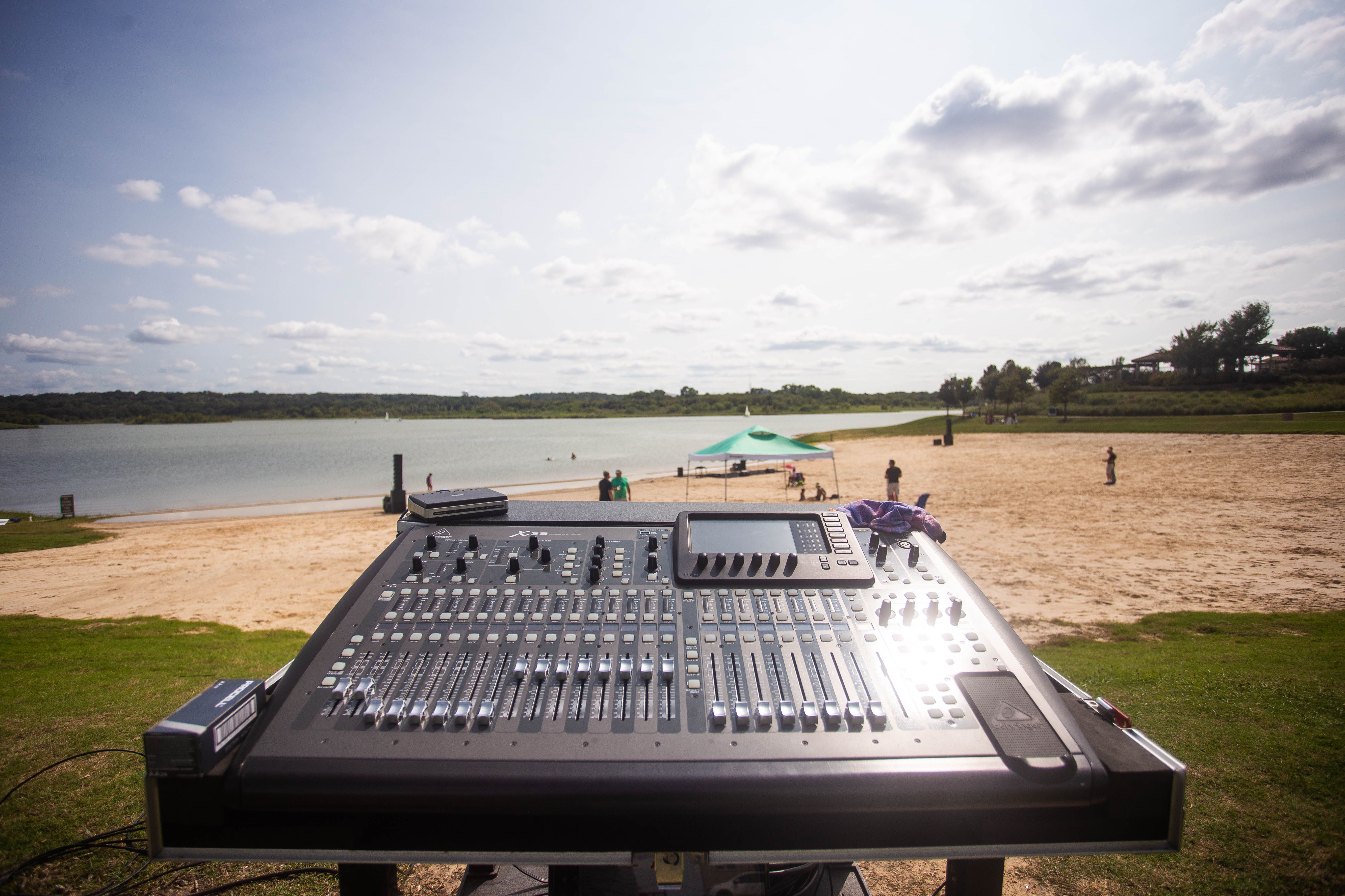 Outdoor Beach Sound Mixer Event Setup · Free Stock Photo