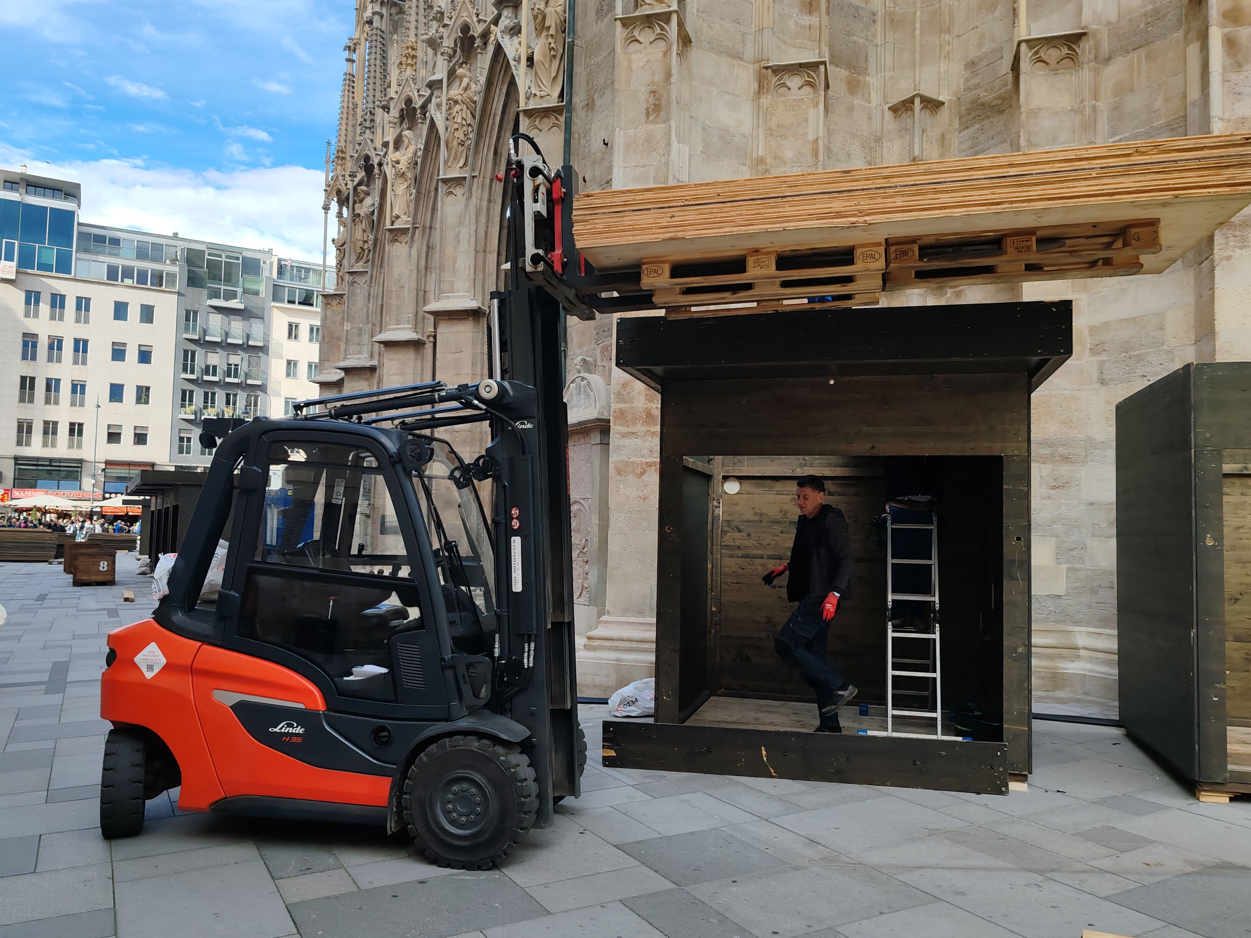 Forklift Cartoon Photos, Download The BEST Free Forklift Cartoon Stock ...