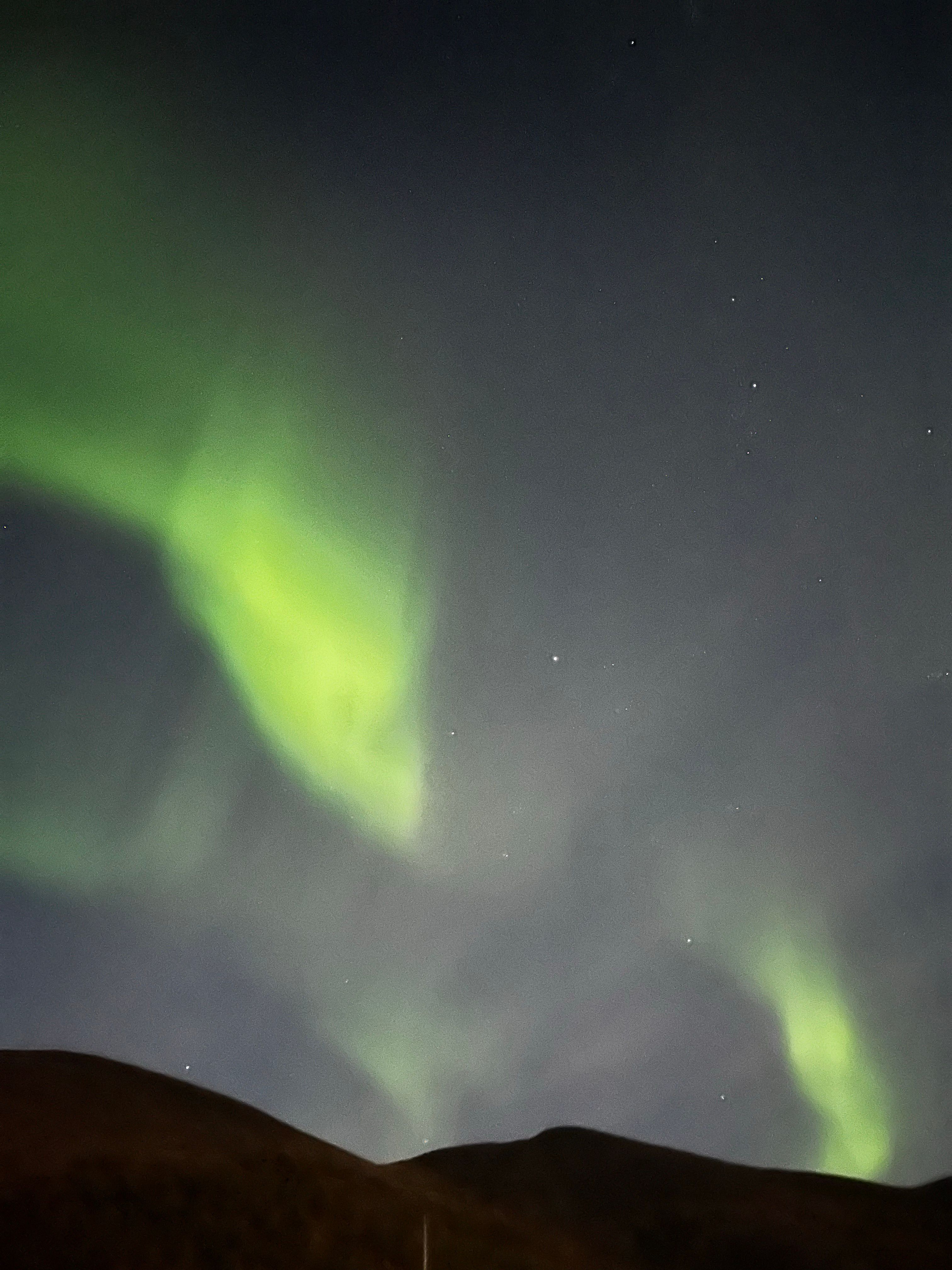 Spectacular Northern Lights Over Mountain · Free Stock Photo